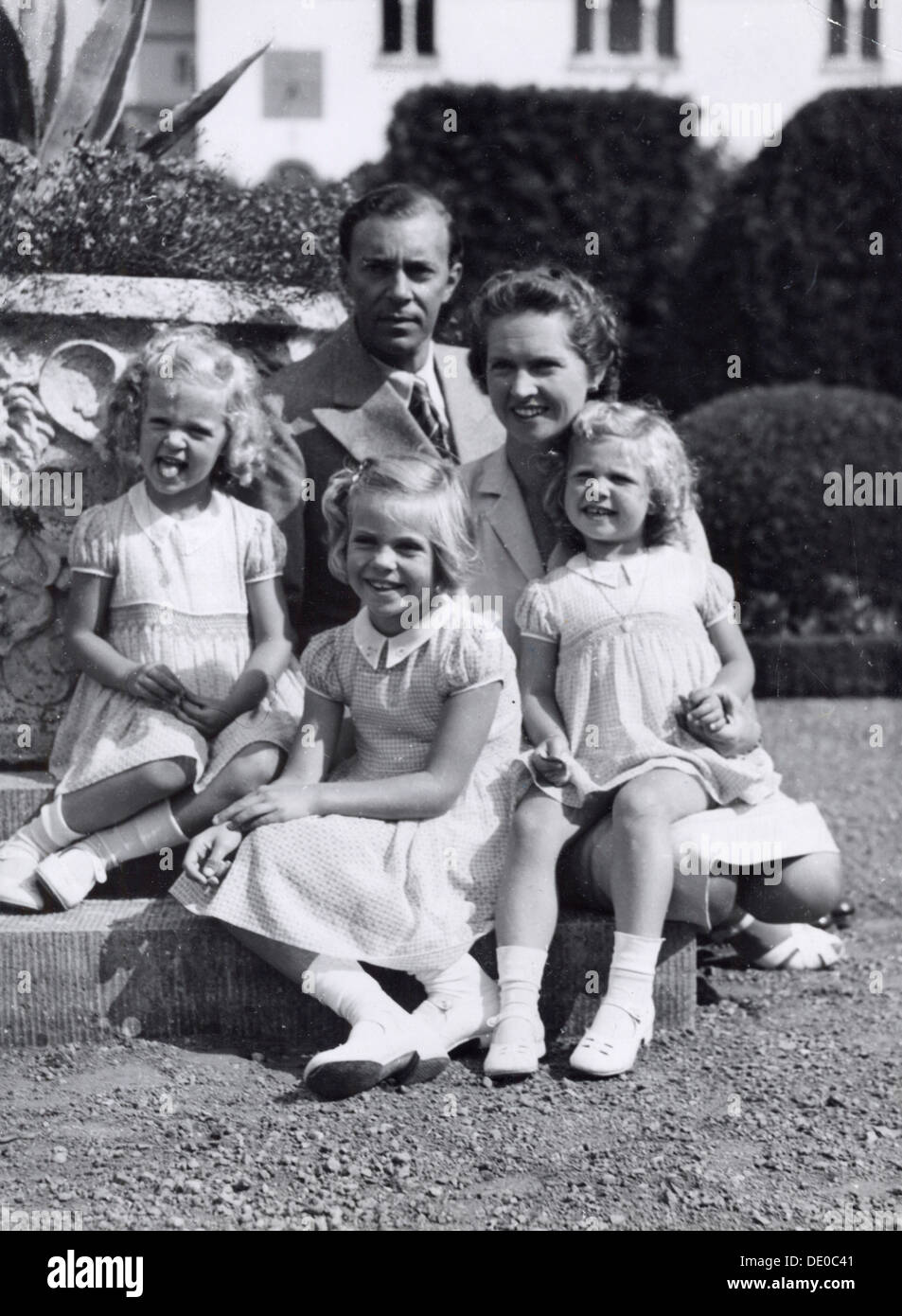 Sweden royal family summer portrait hi-res stock photography and images ...