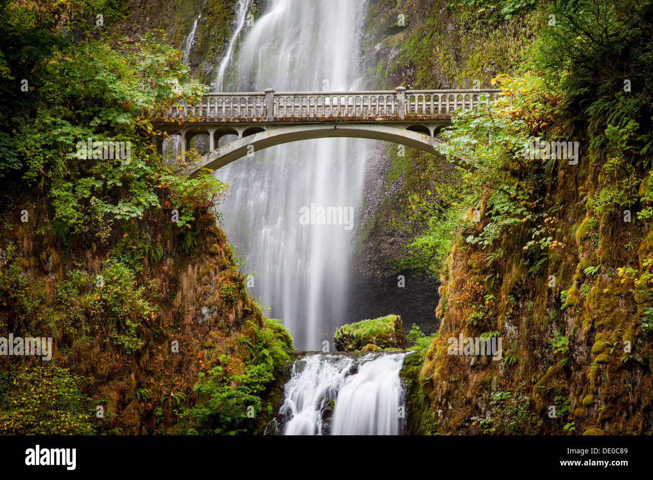 Multnomah falls hi-res stock photography and images - Alamy
