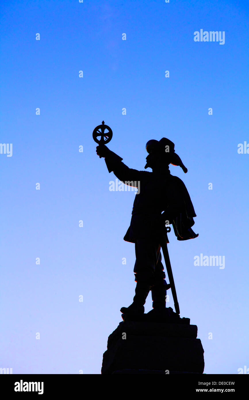 Champlain statue hi-res stock photography and images - Alamy