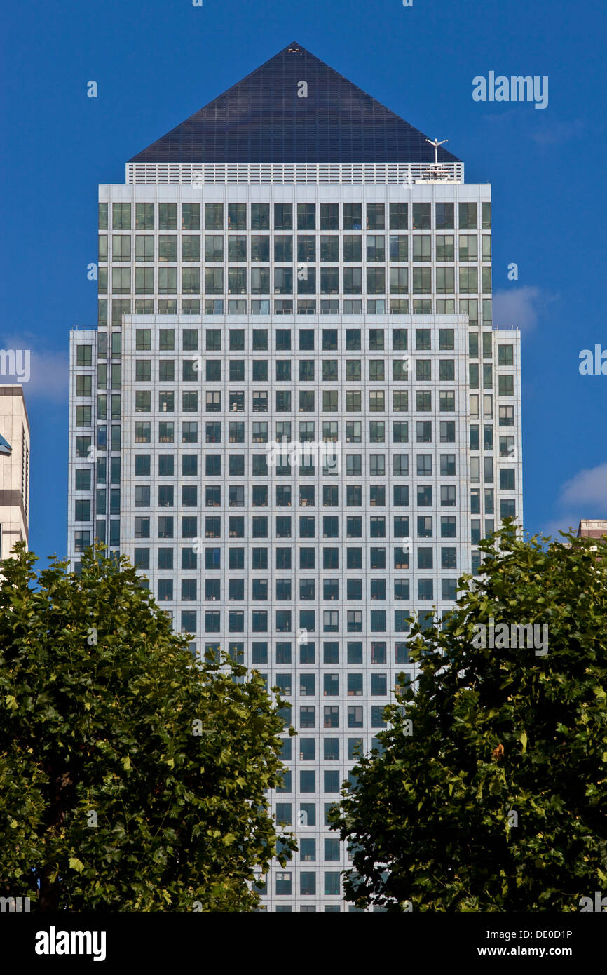 One canada square hi-res stock photography and images - Alamy