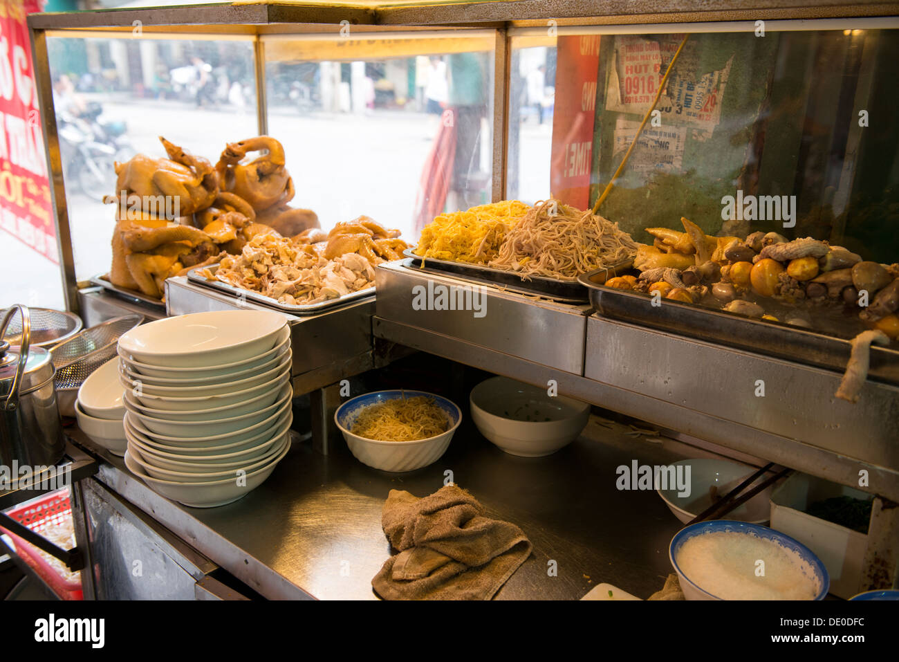 Noodle display hi-res stock photography and images - Alamy