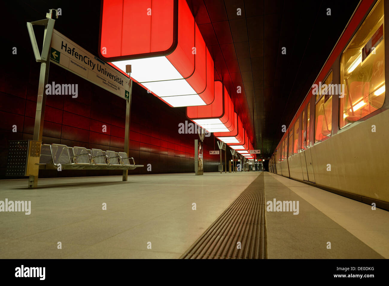 Installation traffic lights in hi-res stock photography and images - Alamy