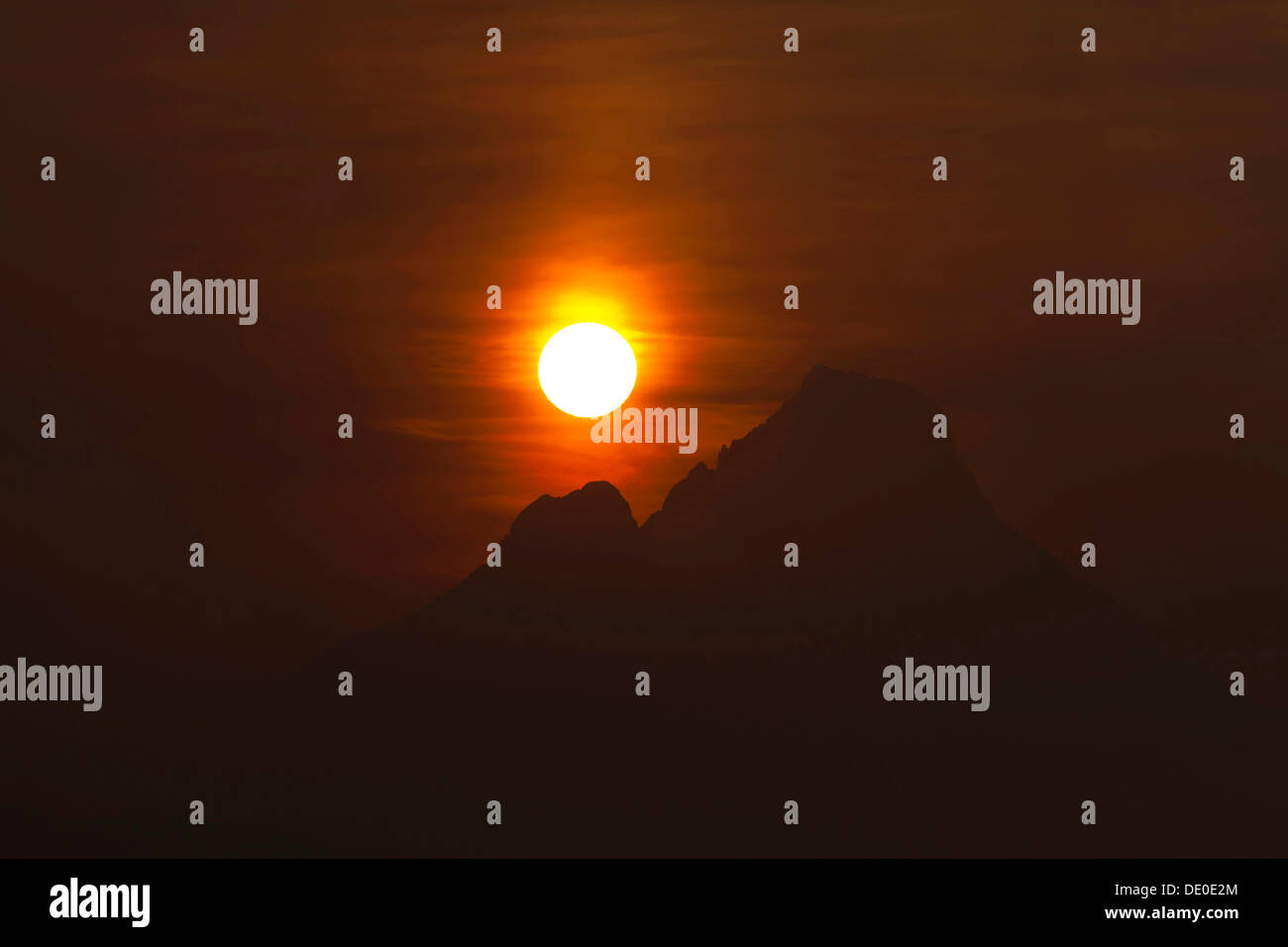 Mikeno volcano hi-res stock photography and images - Alamy