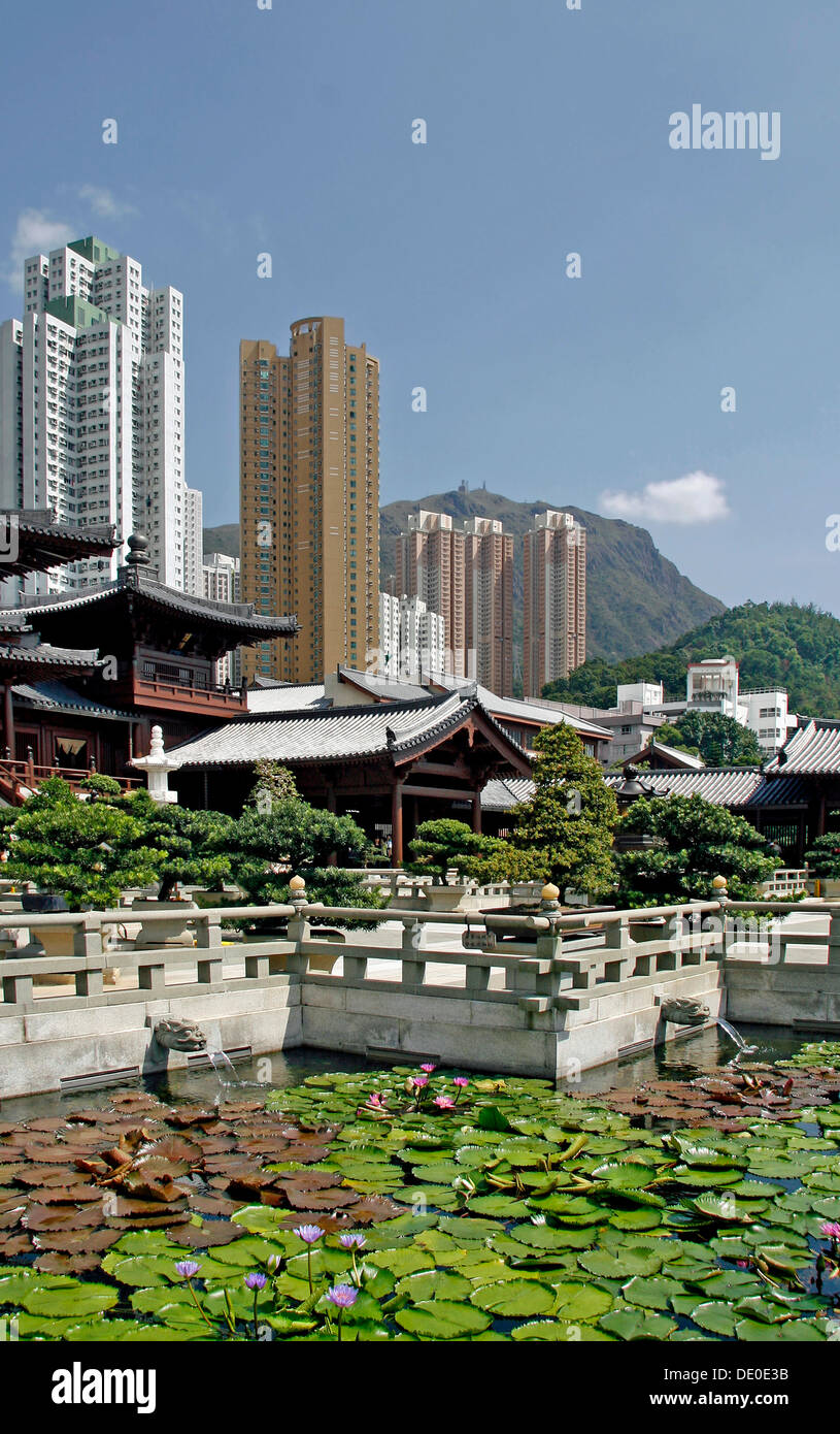 Chi Lin Nunnery, temple site, pagodas, skyscrapers at back, Hong Kong ...