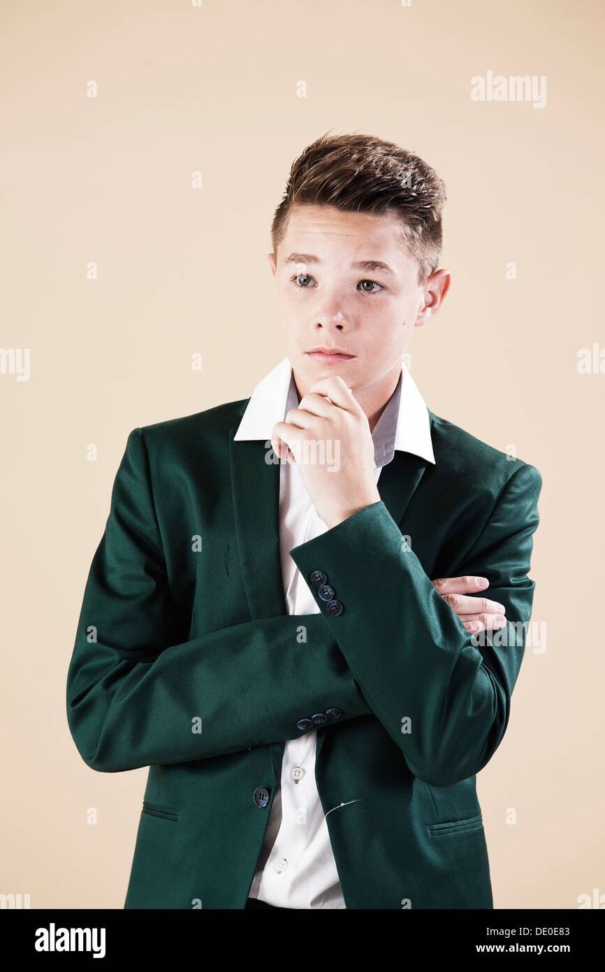 Thoughtful facial expressions hi-res stock photography and images - Alamy