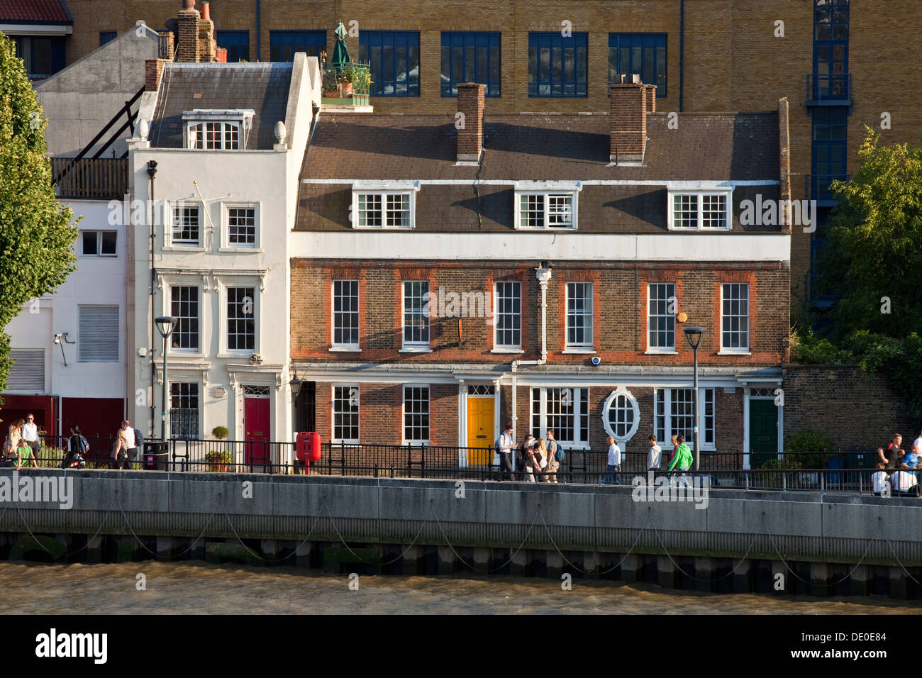 Riverside house southwark hi-res stock photography and images - Alamy