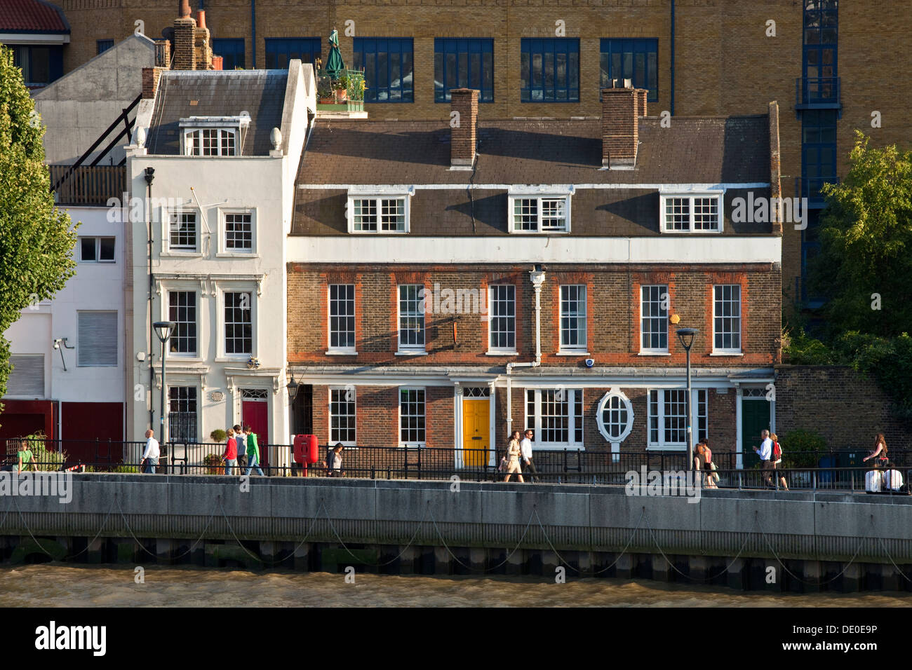 Riverside house southwark hi-res stock photography and images - Alamy