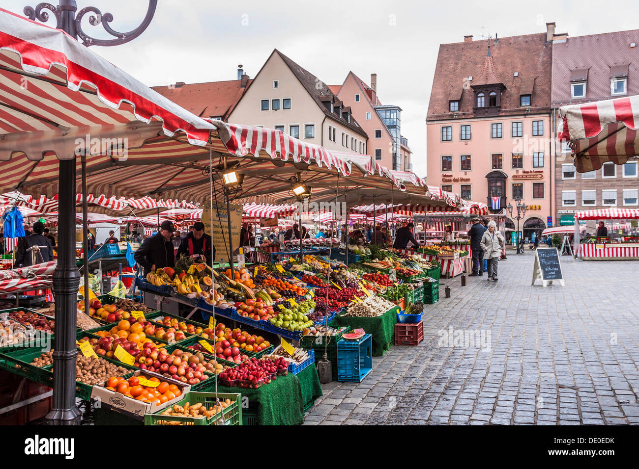 Market, Hauptmarkt square, Nuremberg, Middle Franconia, Bavaria Stock ...