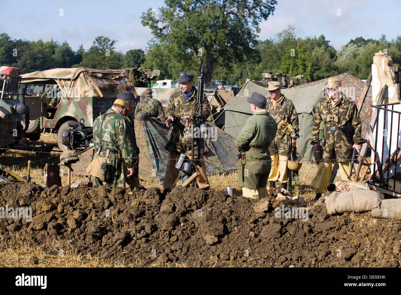 Soldiers digging the Trenches re-enactors in Battle at the Victory Show ...