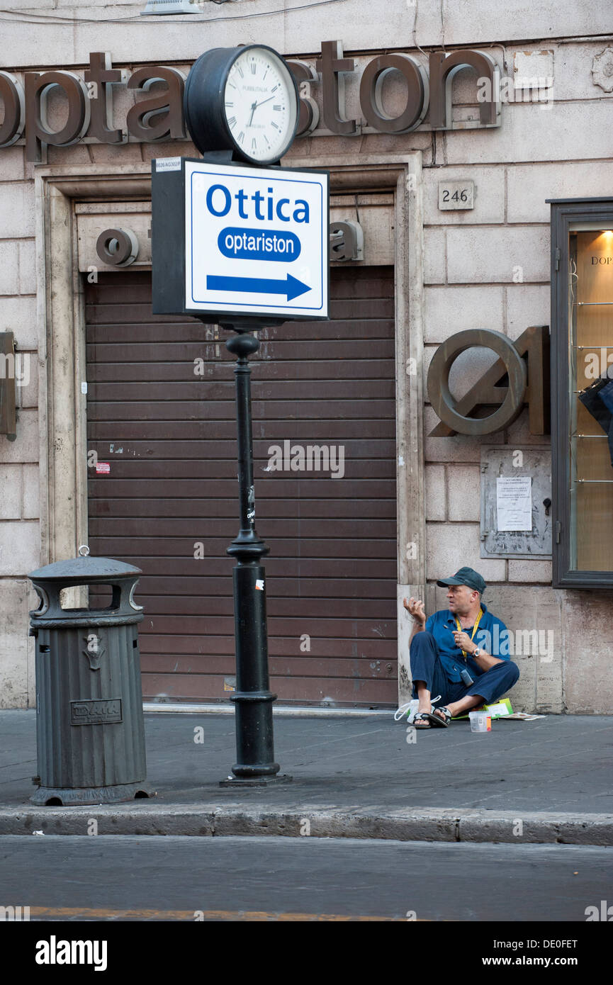 Homeless woman on streets rome hi-res stock photography and images - Alamy
