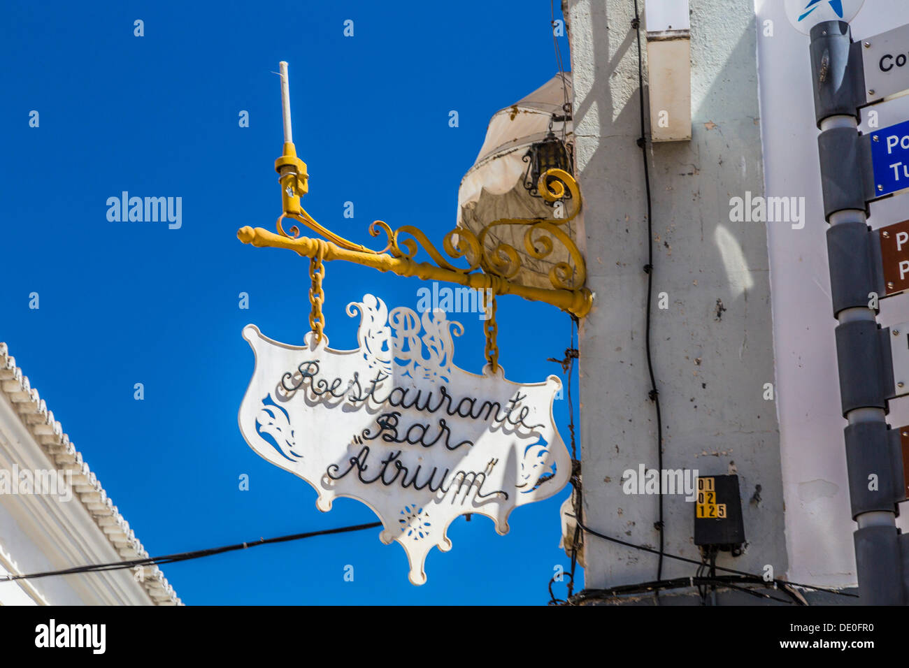 Albufeira algarve restaurant hi-res stock photography and images - Alamy