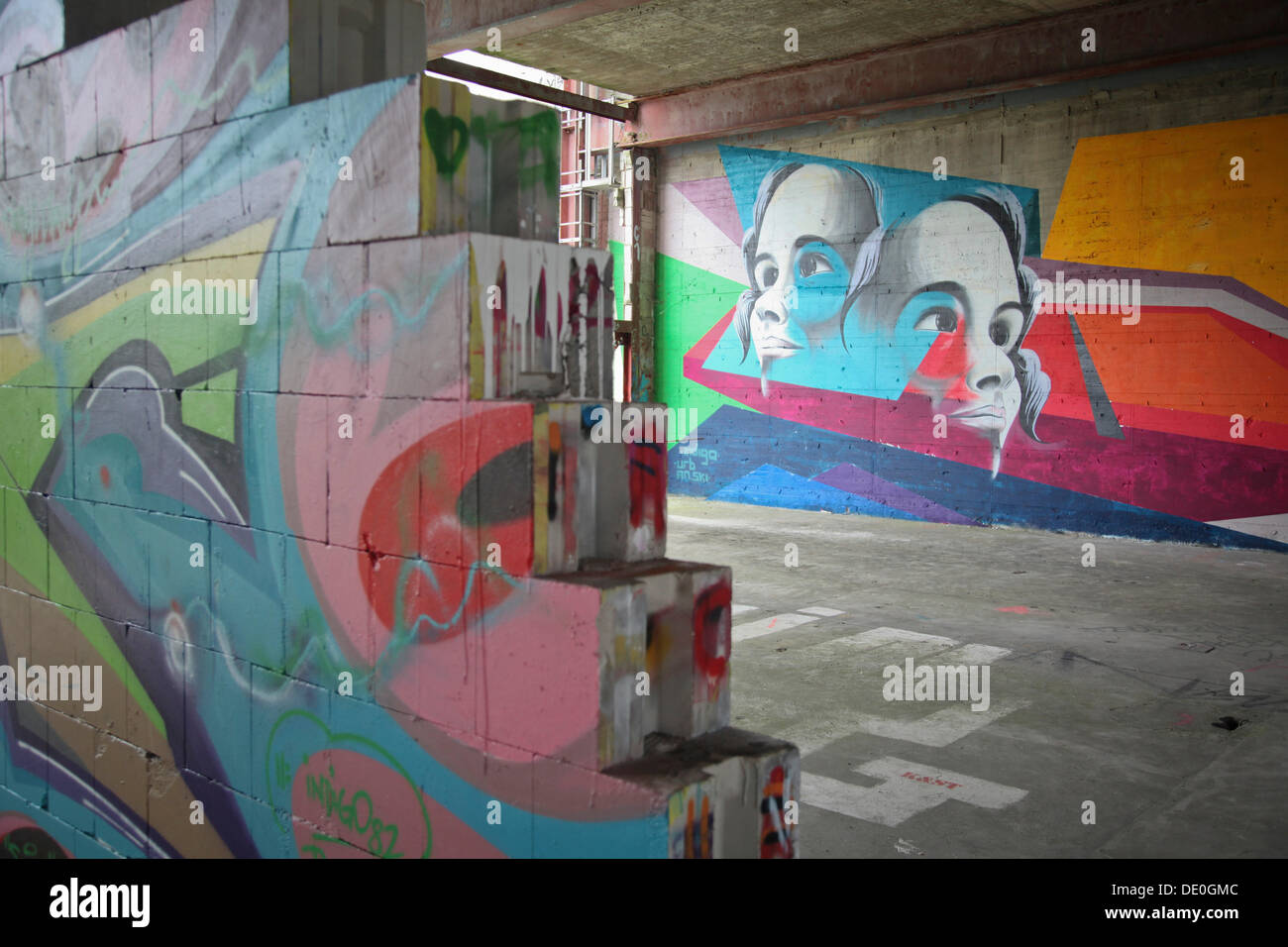 Street art paintings on house wall hi-res stock photography and images ...