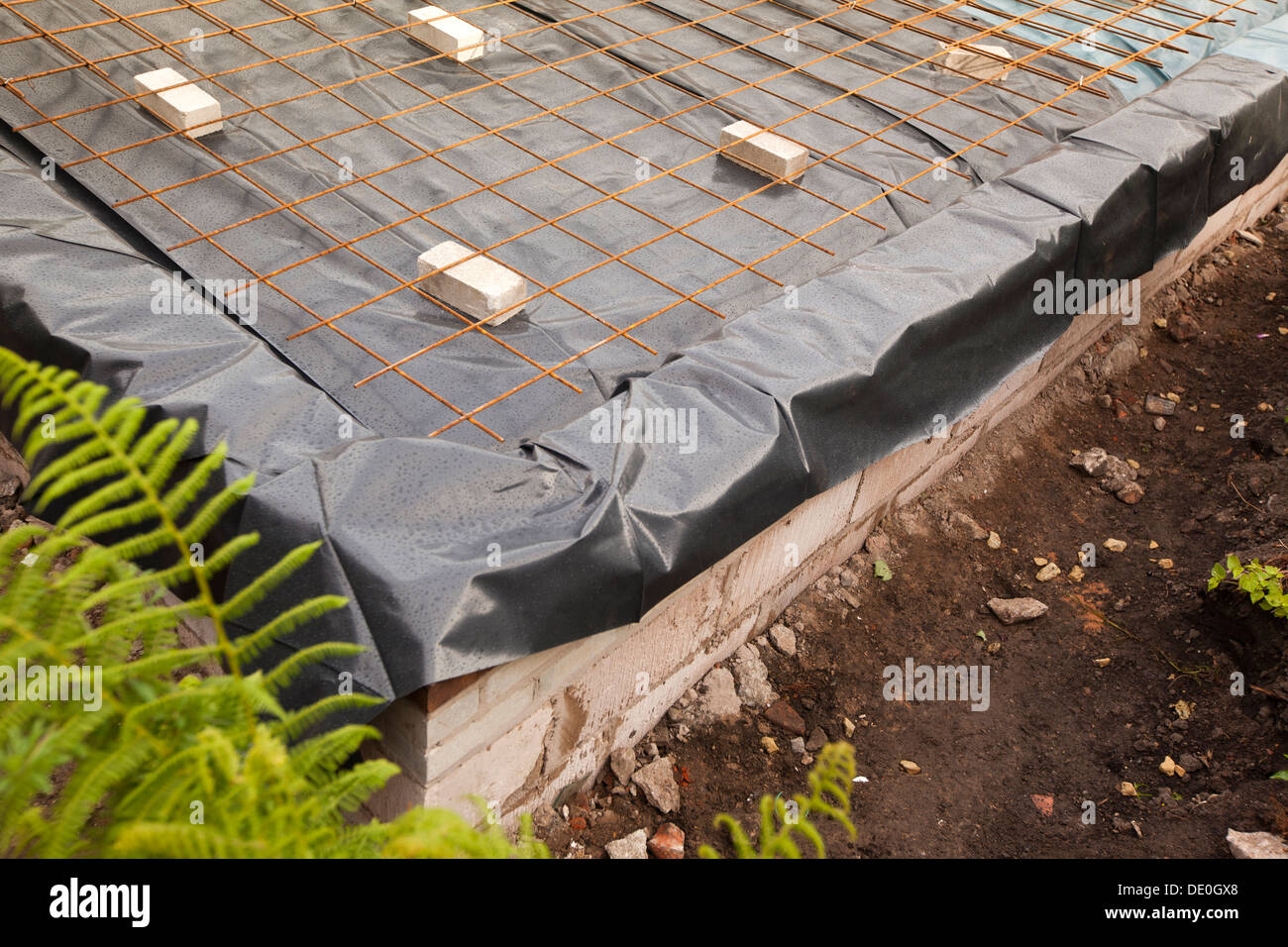 self building house, preparing site, steel mesh reinforced prepared ...