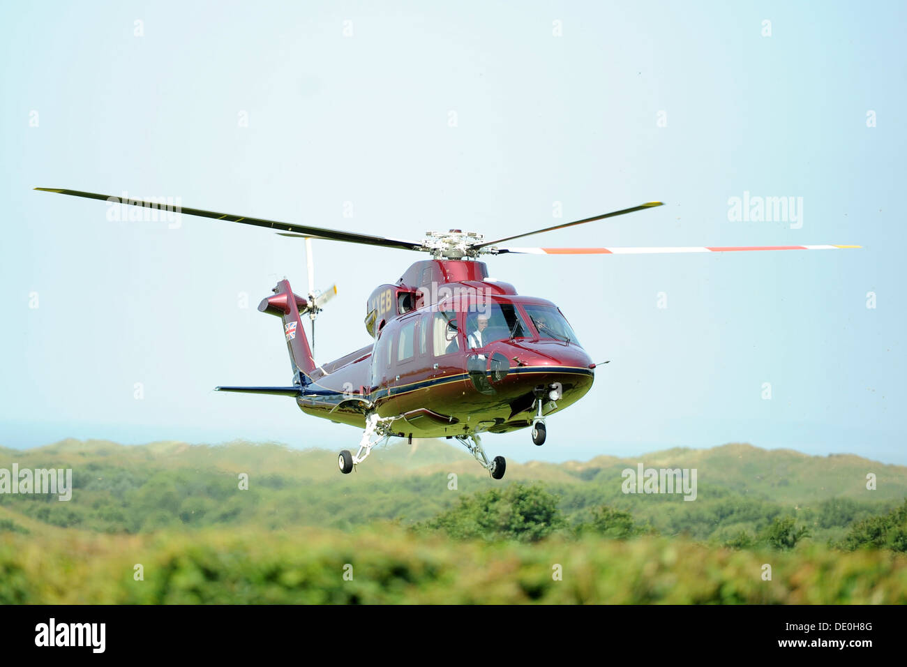 The queens helicopter flight hi-res stock photography and images - Alamy