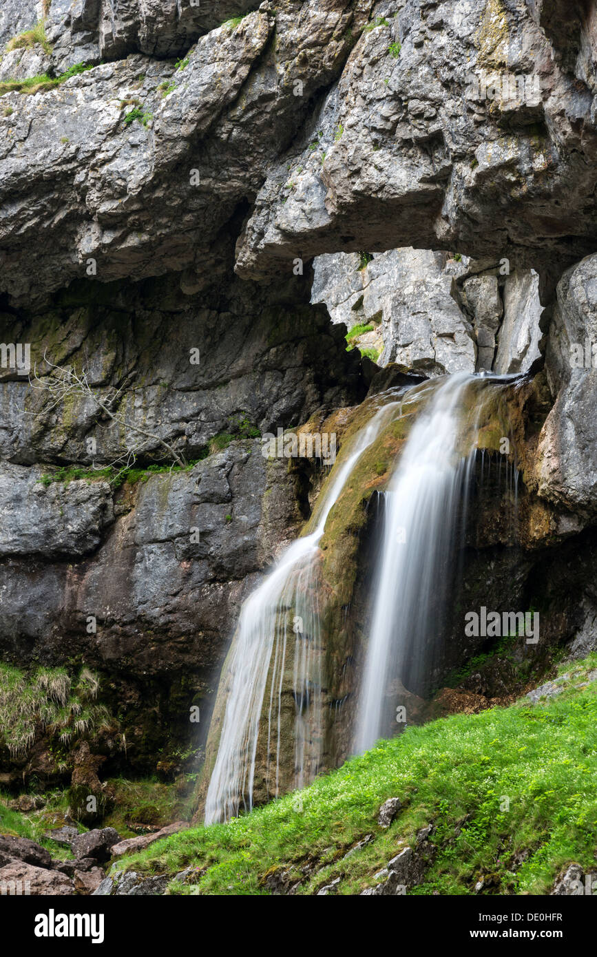 Gordale Scar waterfall in Yorkshire Dales Stock Photo - Alamy