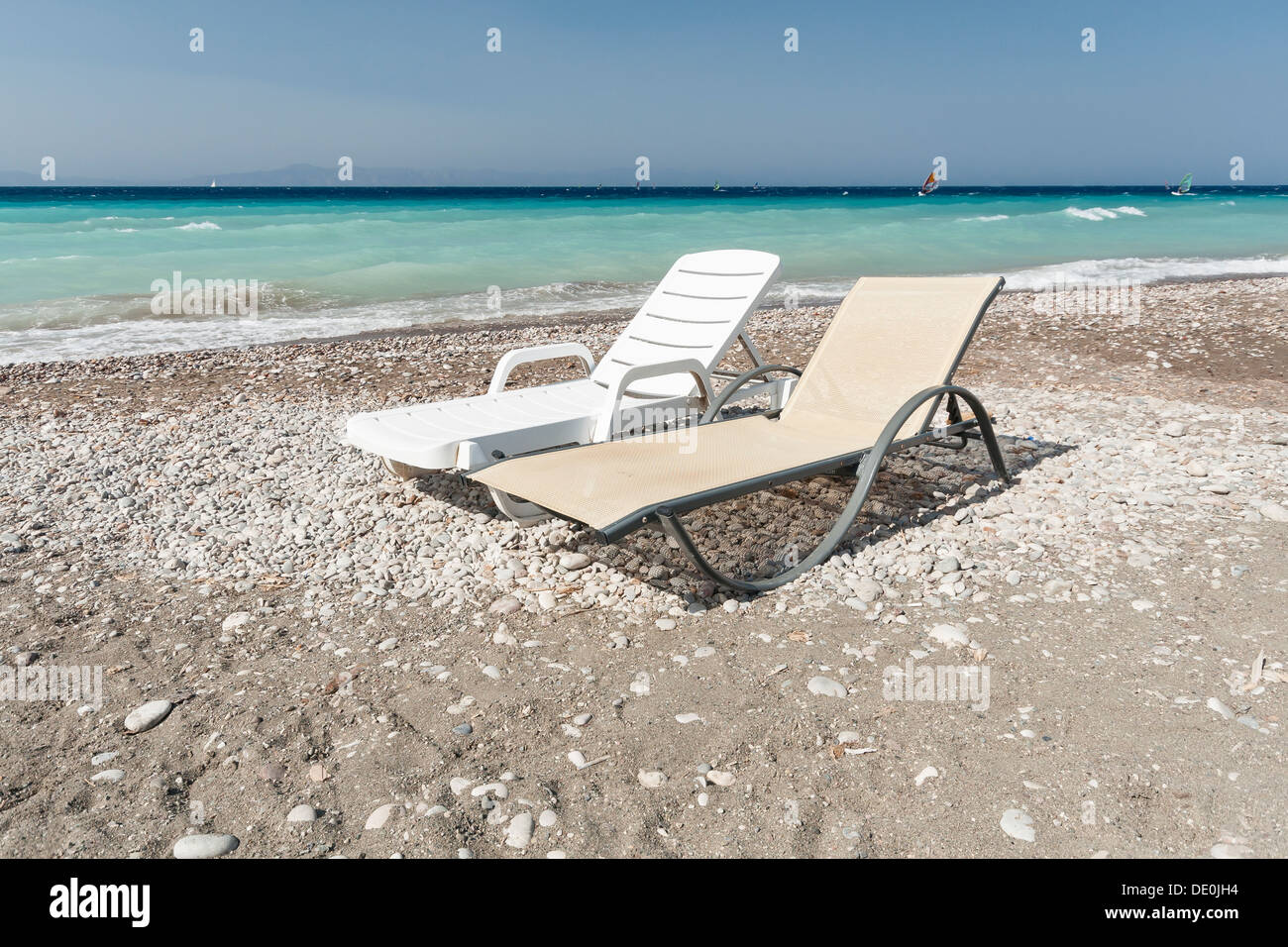 Sunbeds for the beach hi-res stock photography and images - Alamy
