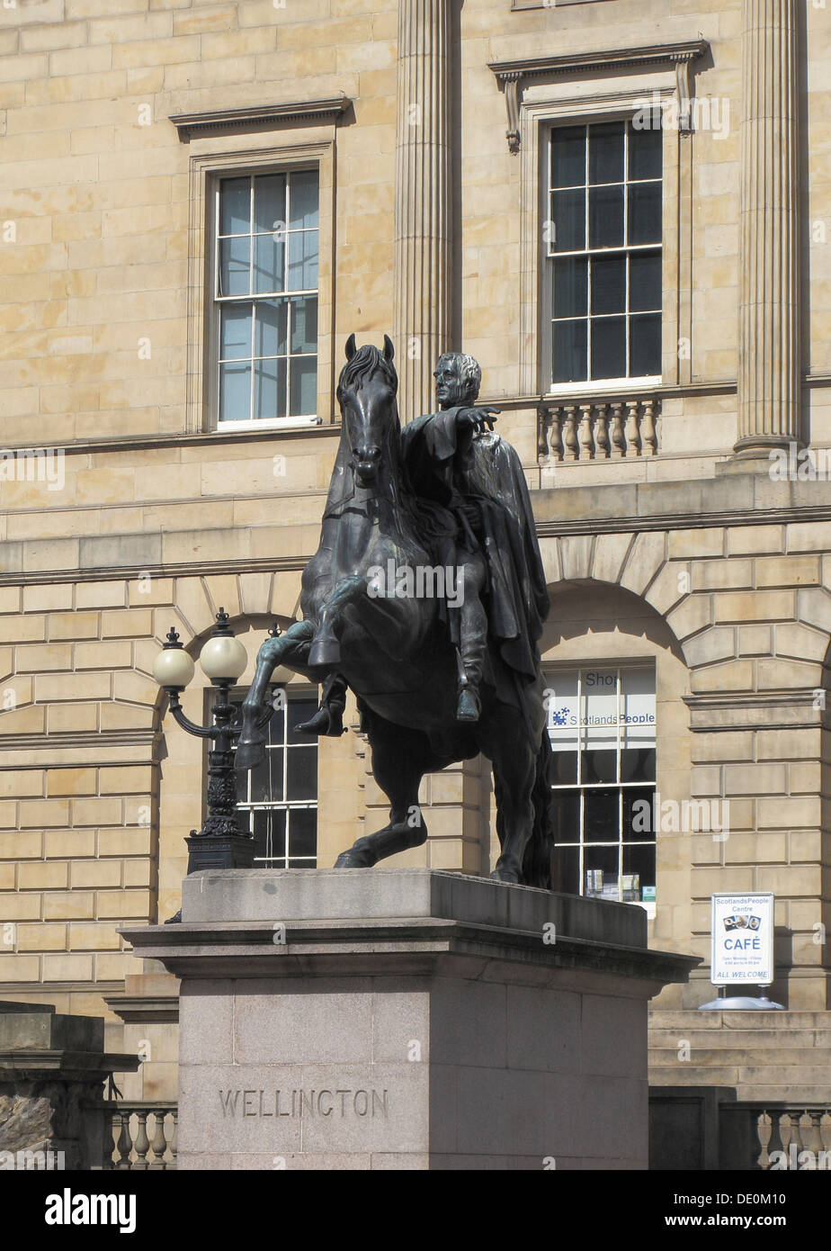 General register house hi-res stock photography and images - Alamy