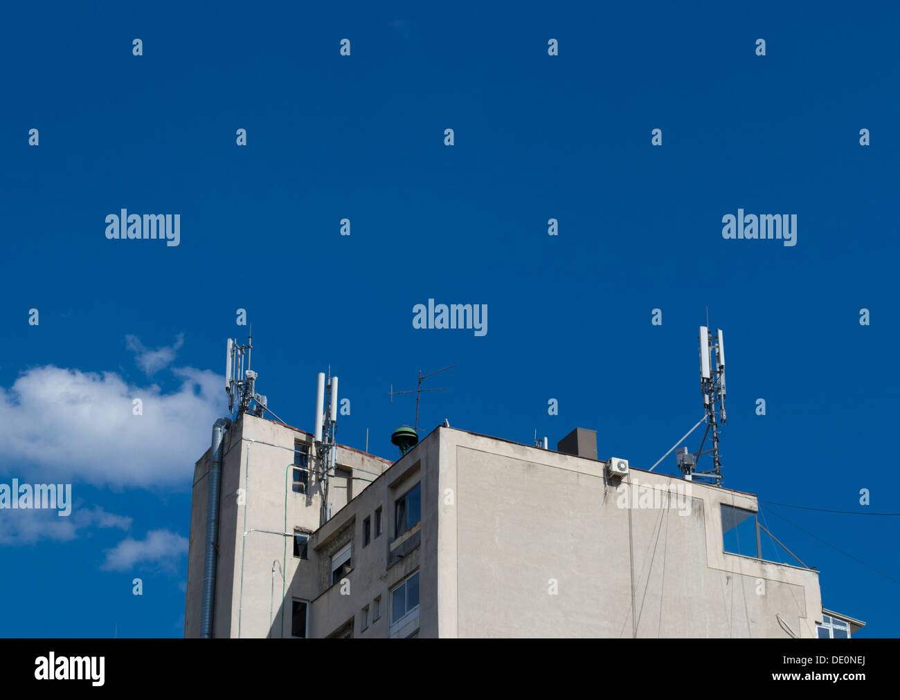 Microwave dipole hi-res stock photography and images - Alamy