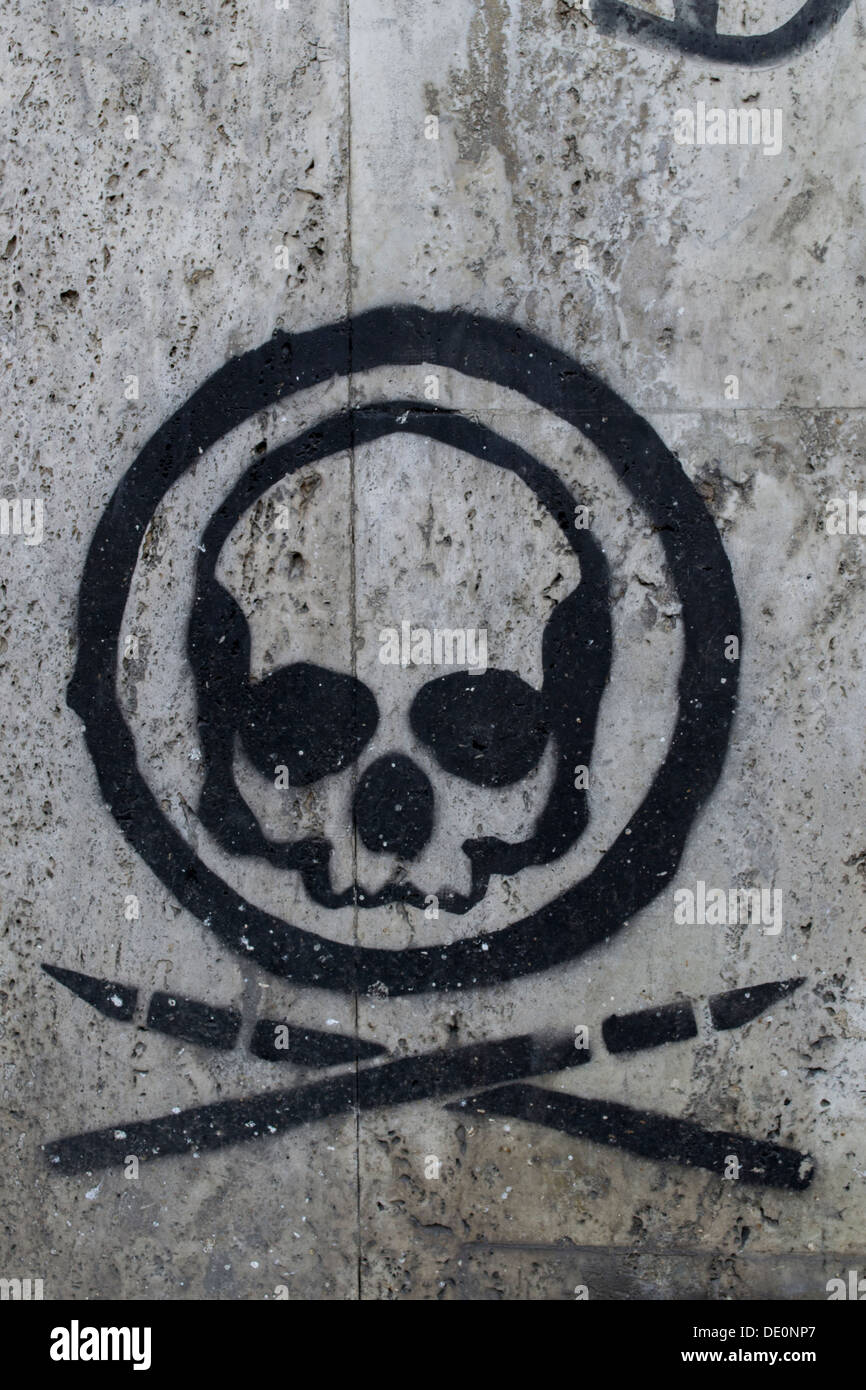 Graffiti death sign Stock Photo - Alamy