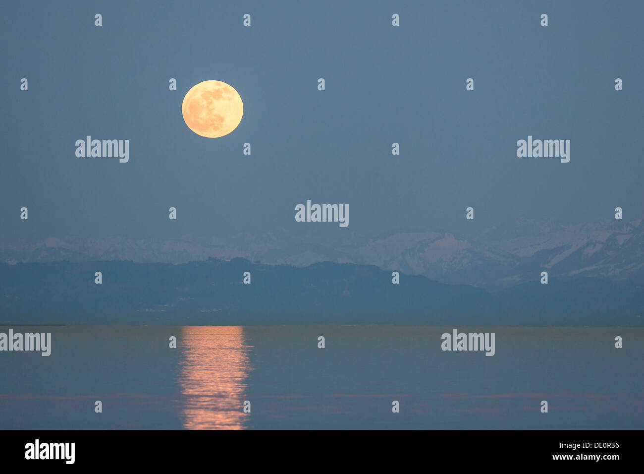 Full moon reflections hi-res stock photography and images - Alamy