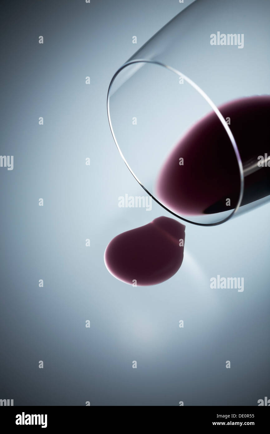 Spilt glass of wine Stock Photo - Alamy