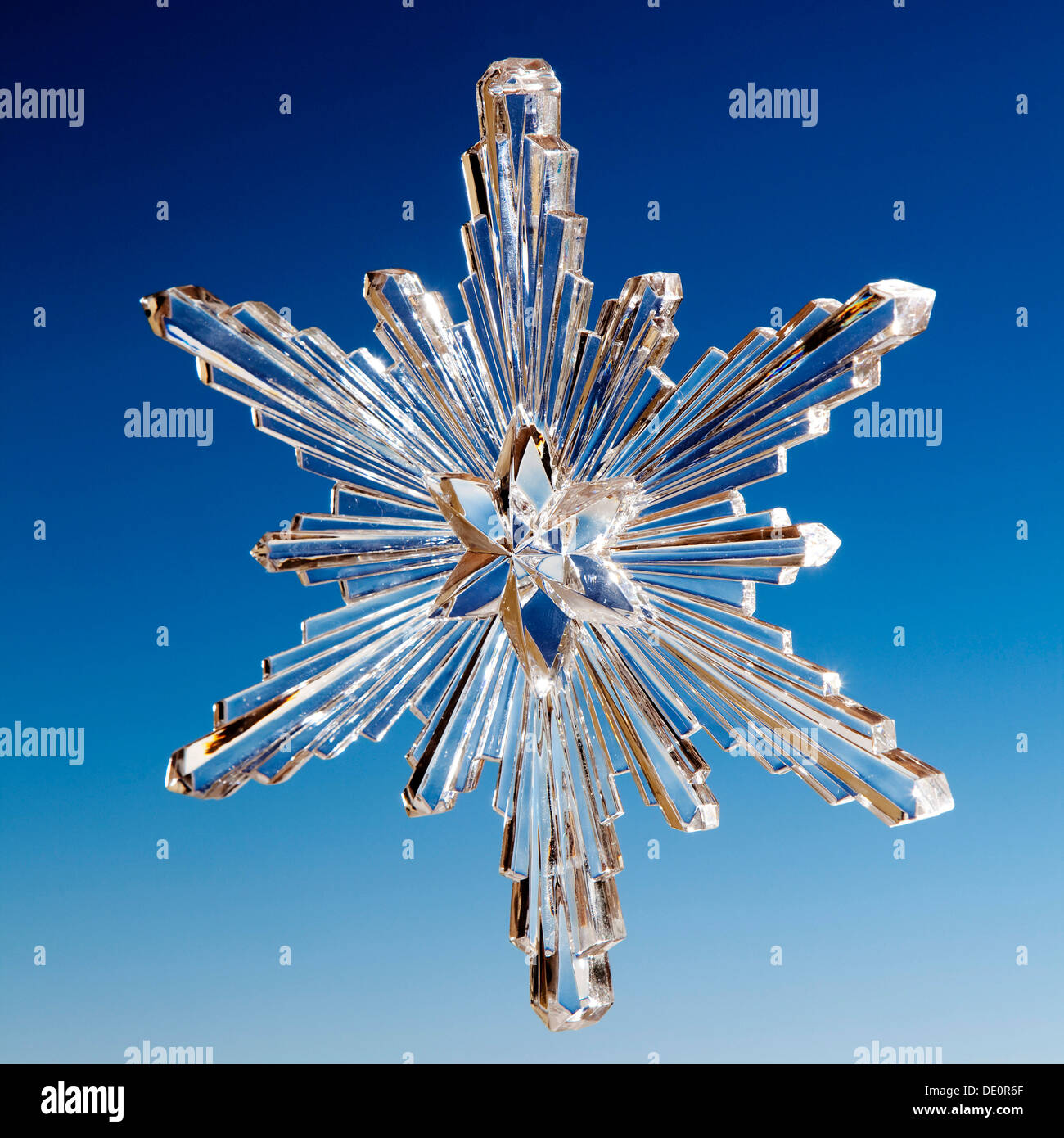 Crystal shapes hi-res stock photography and images - Alamy