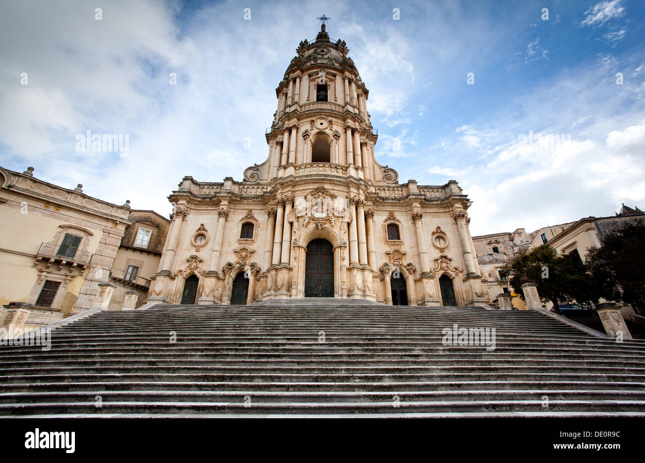 Basilica di San Giorgio in Modica in the Province of Ragusa, Sicily ...
