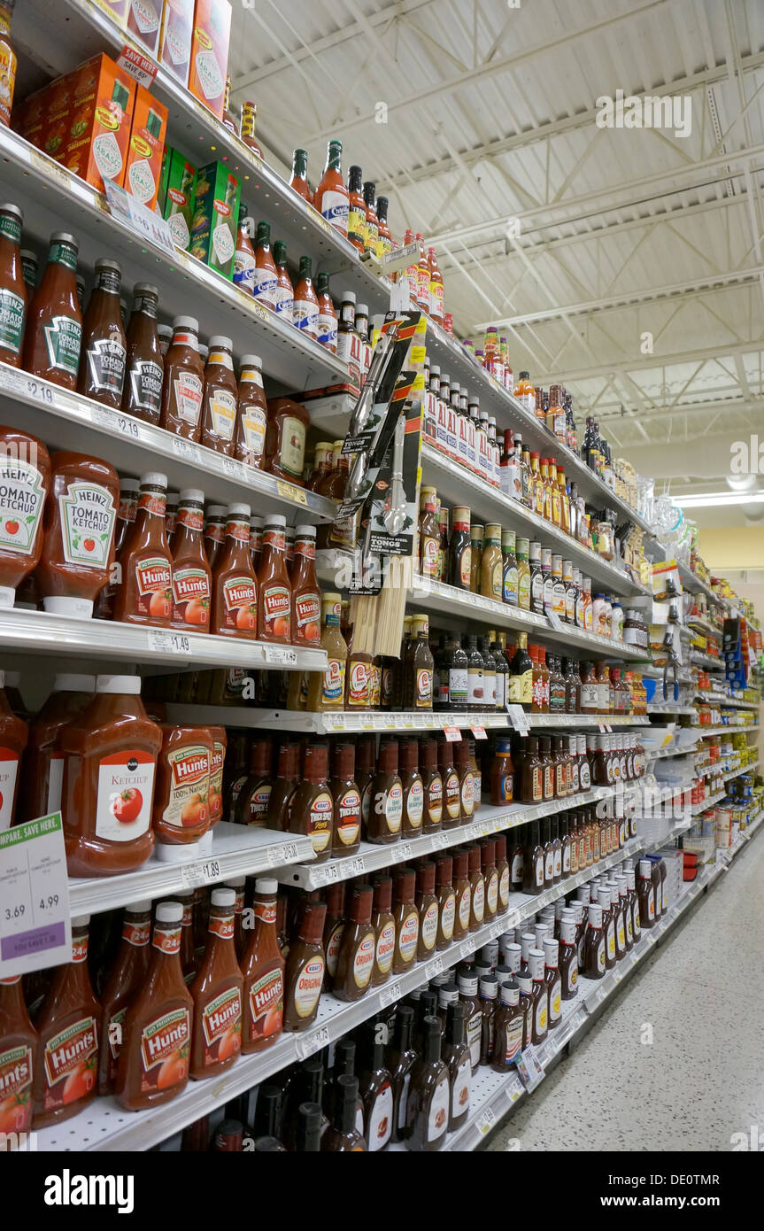 Condiment isle in Publix grocery store displaying catsup, ketchup ...