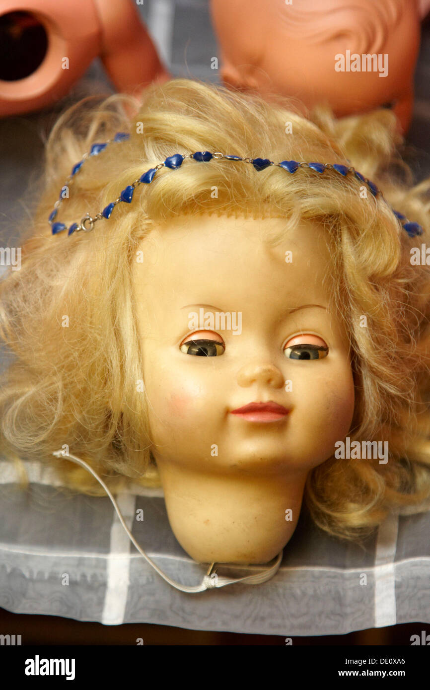 Mechanical doll hi-res stock photography and images - Alamy