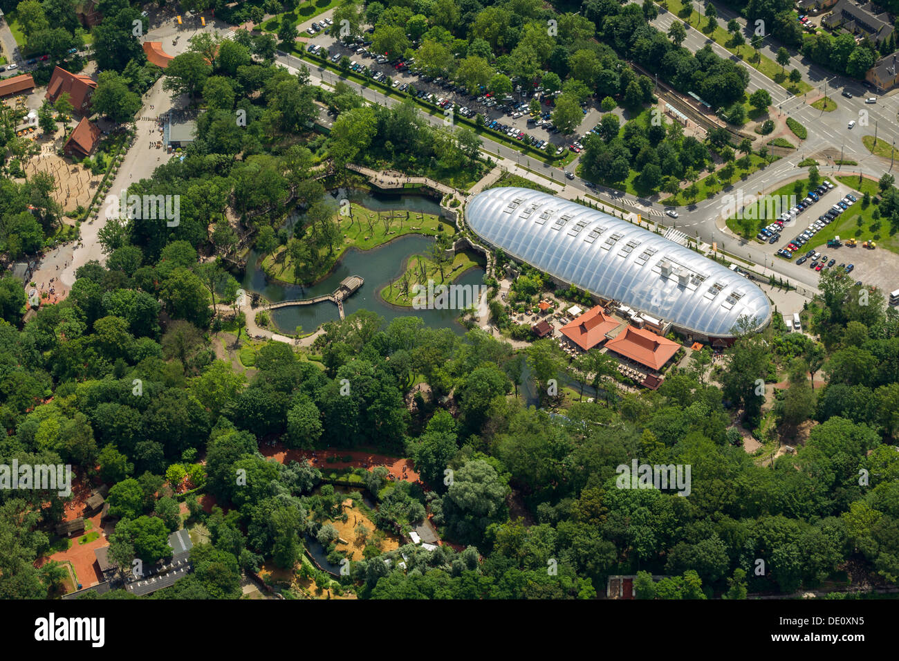 Zoos of the world hi-res stock photography and images - Alamy