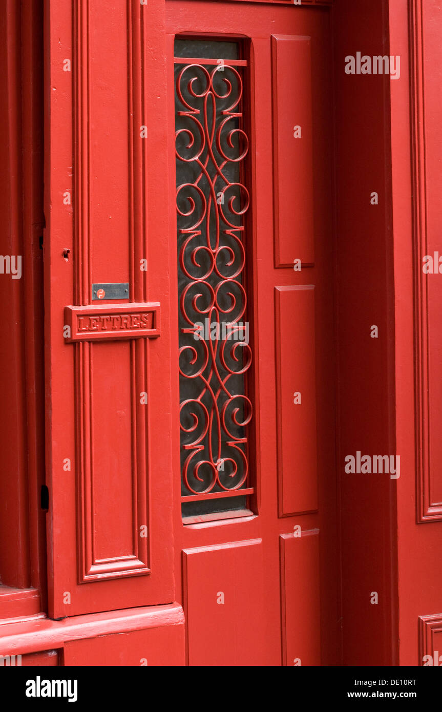 French red door Stock Photo - Alamy