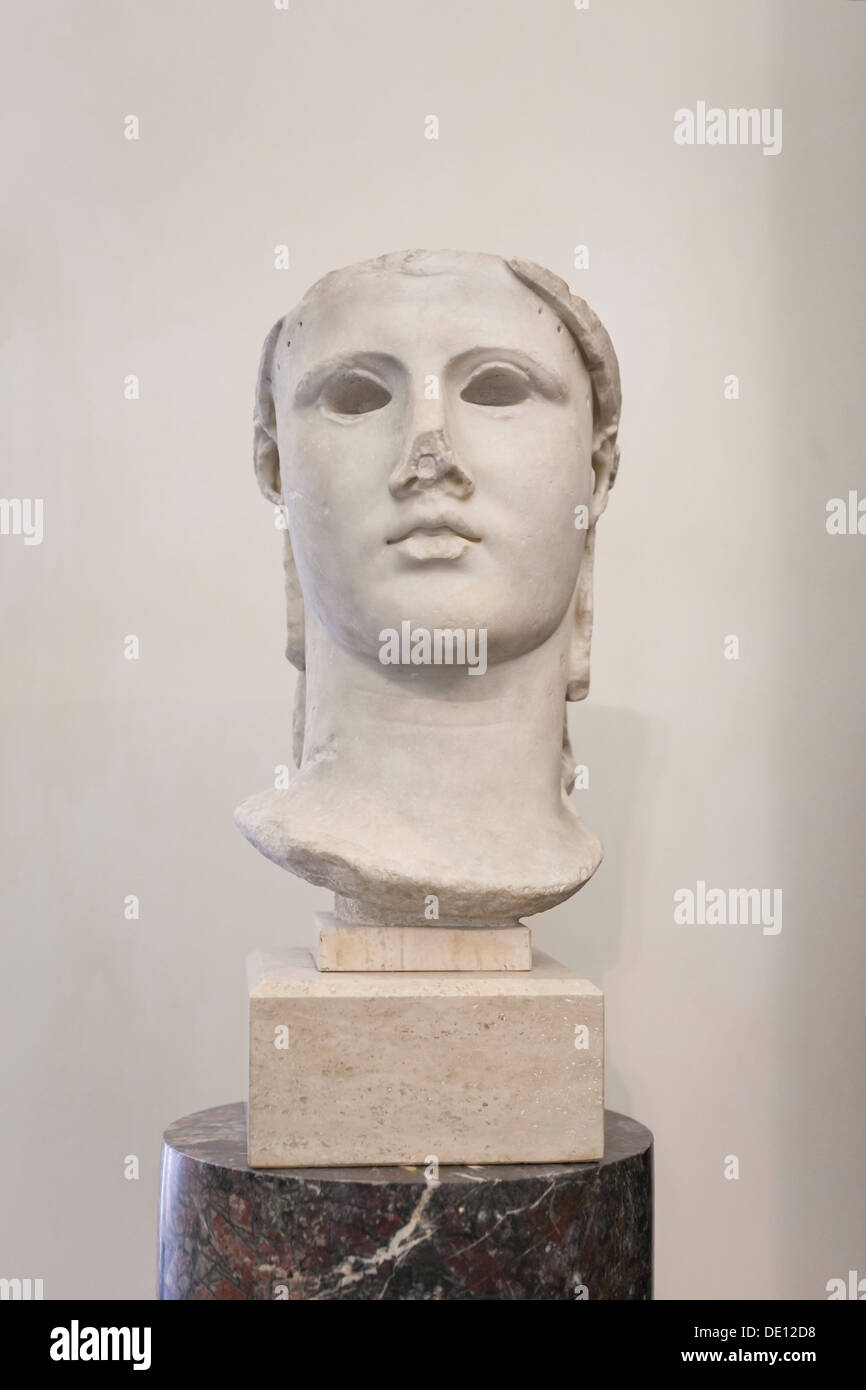 Athena statue head hi-res stock photography and images - Alamy