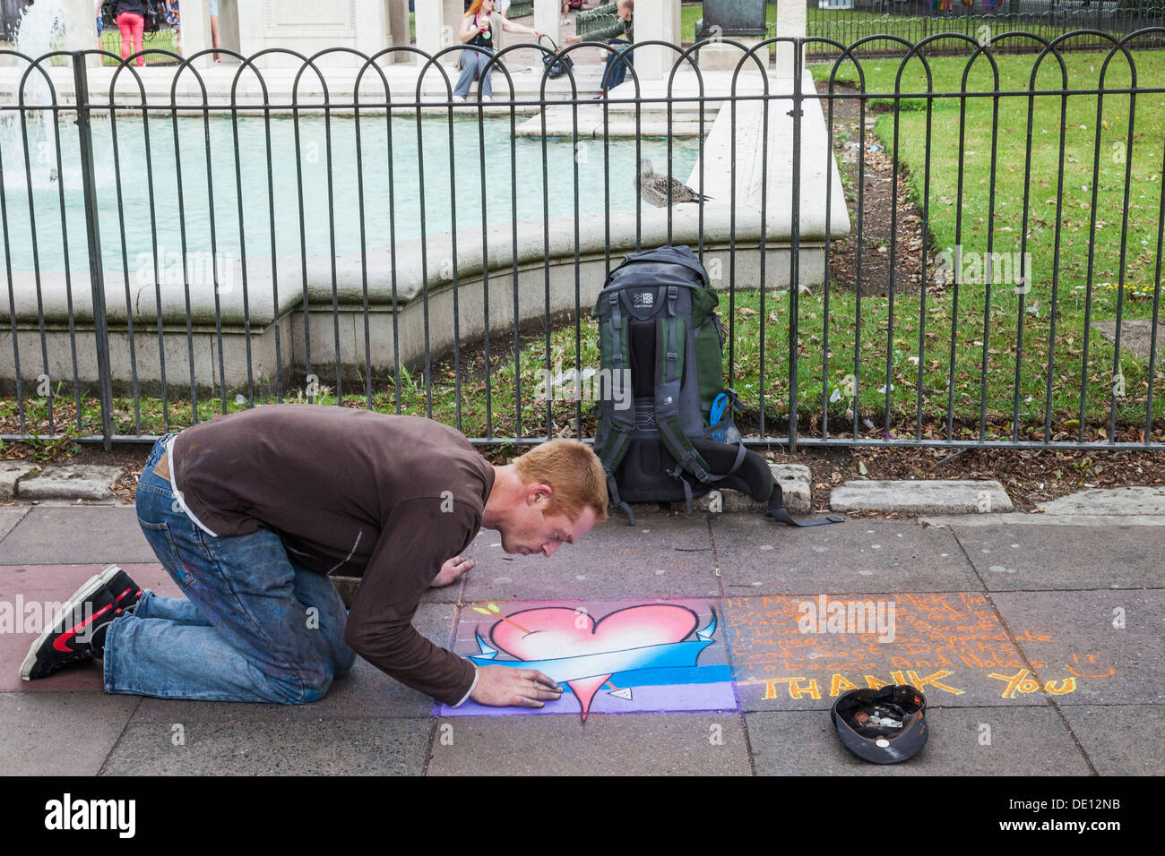Pavement artist hi-res stock photography and images - Alamy