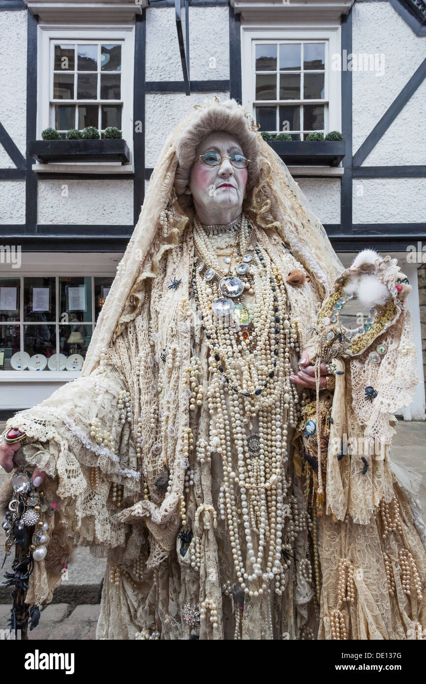 Dickens character hi-res stock photography and images - Alamy