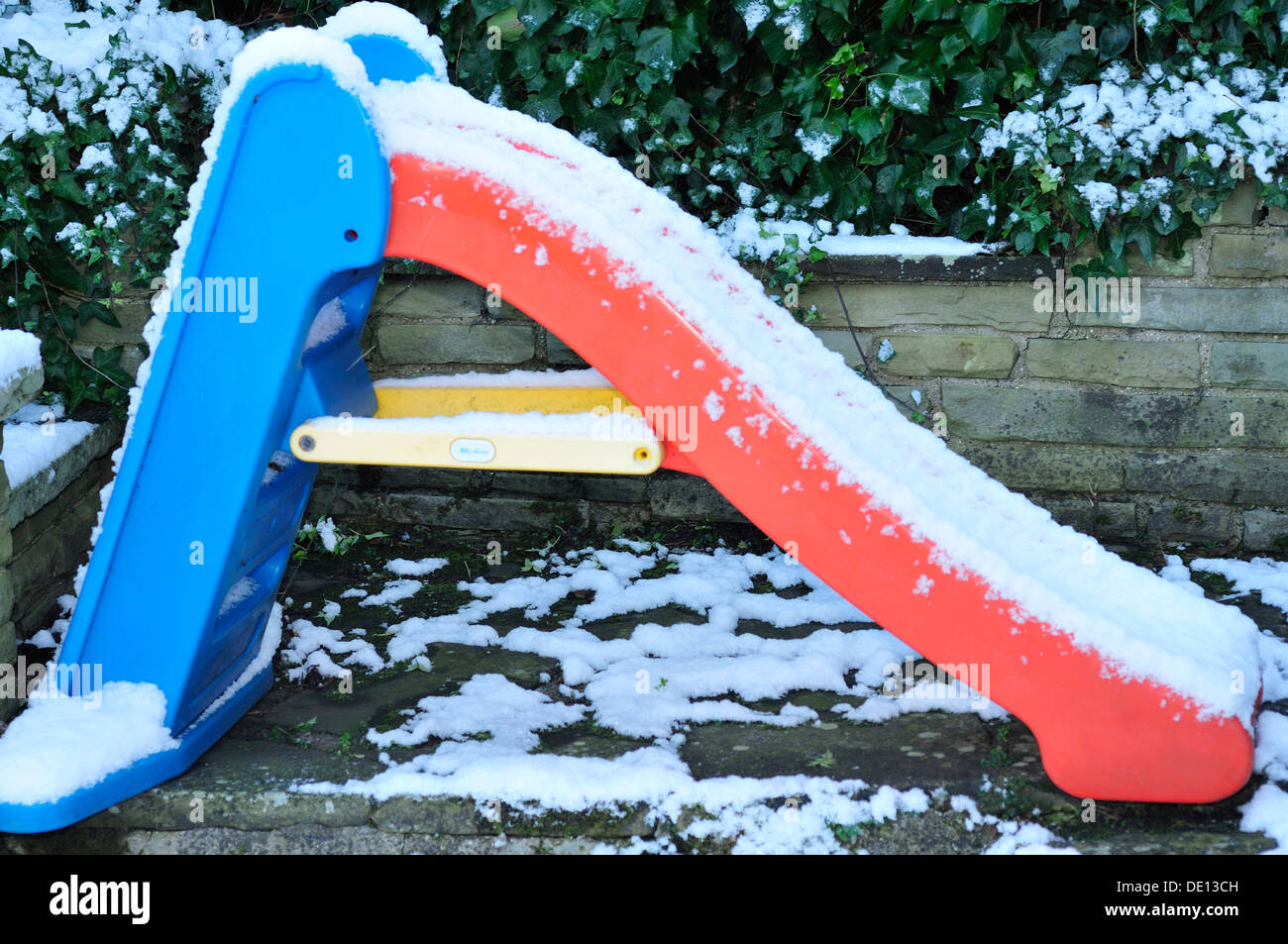Child childrens slide hi-res stock photography and images - Alamy