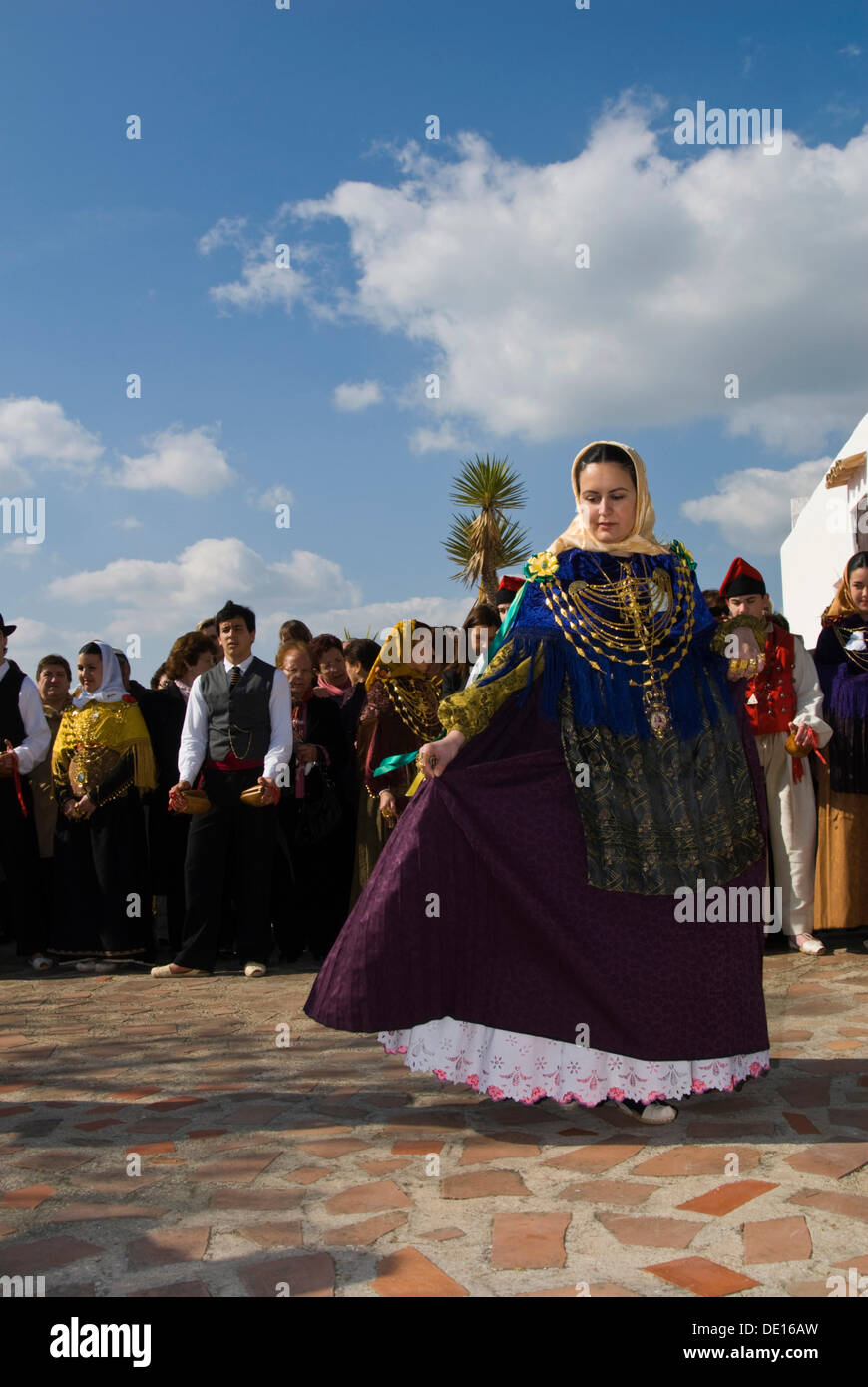 Dancers wear traditional costume hi-res stock photography and images ...