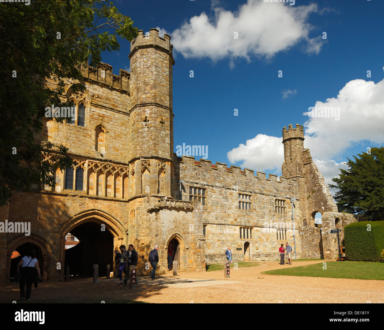 Abbey gatehouse hi-res stock photography and images - Alamy