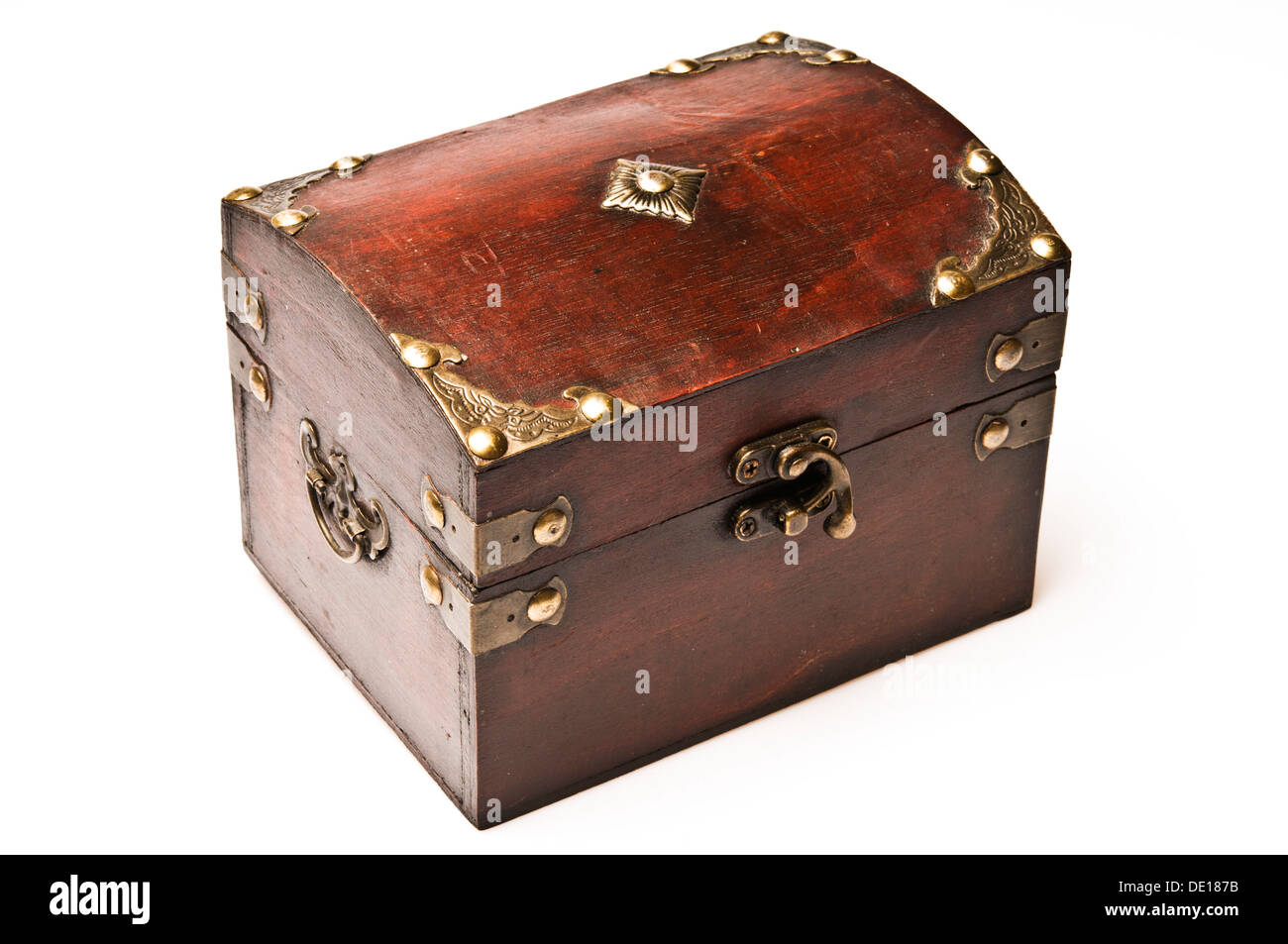 closed wooden treasure box Stock Photo - Alamy