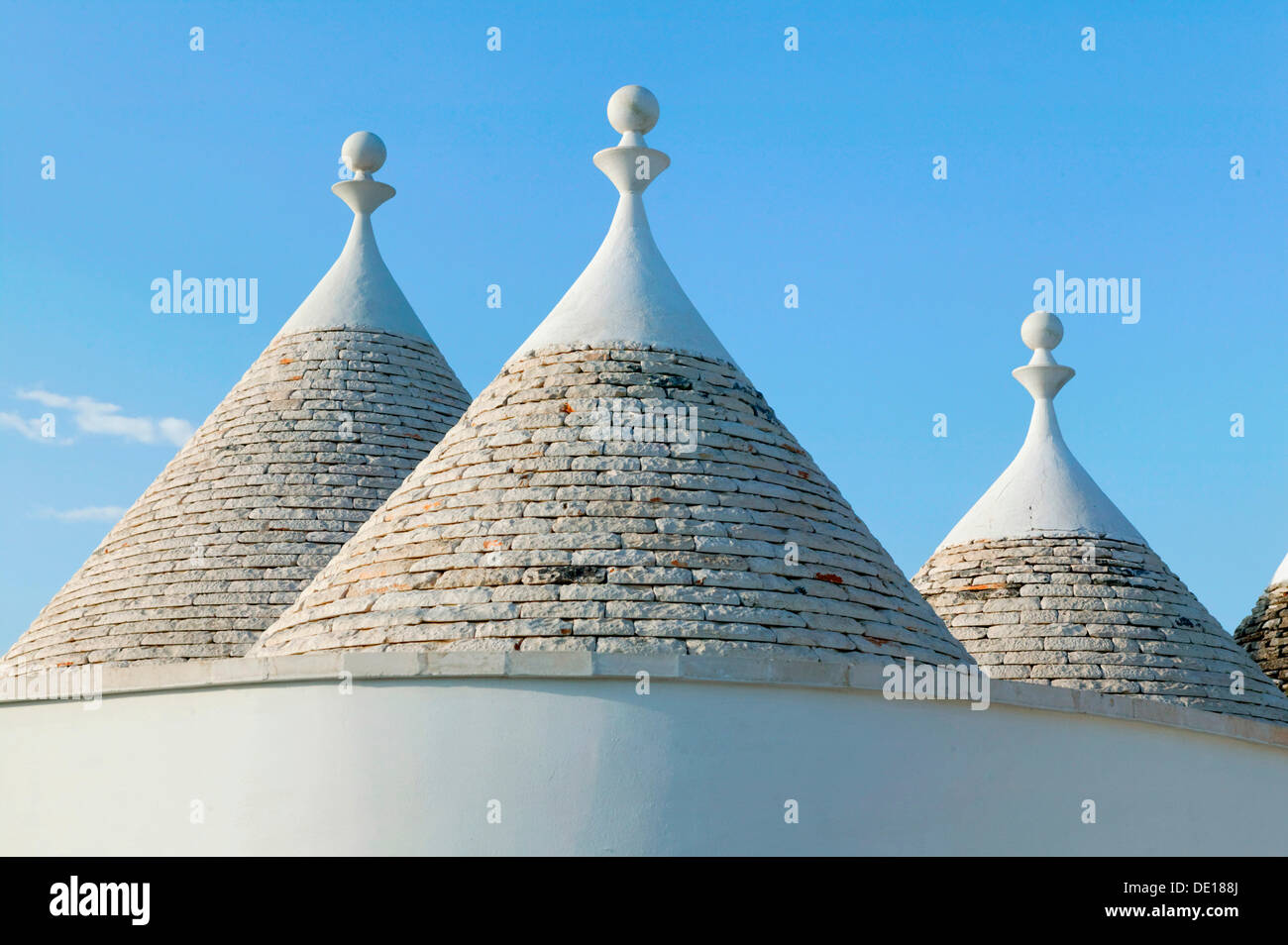 Trulli traditional apulian stone hi-res stock photography and images ...