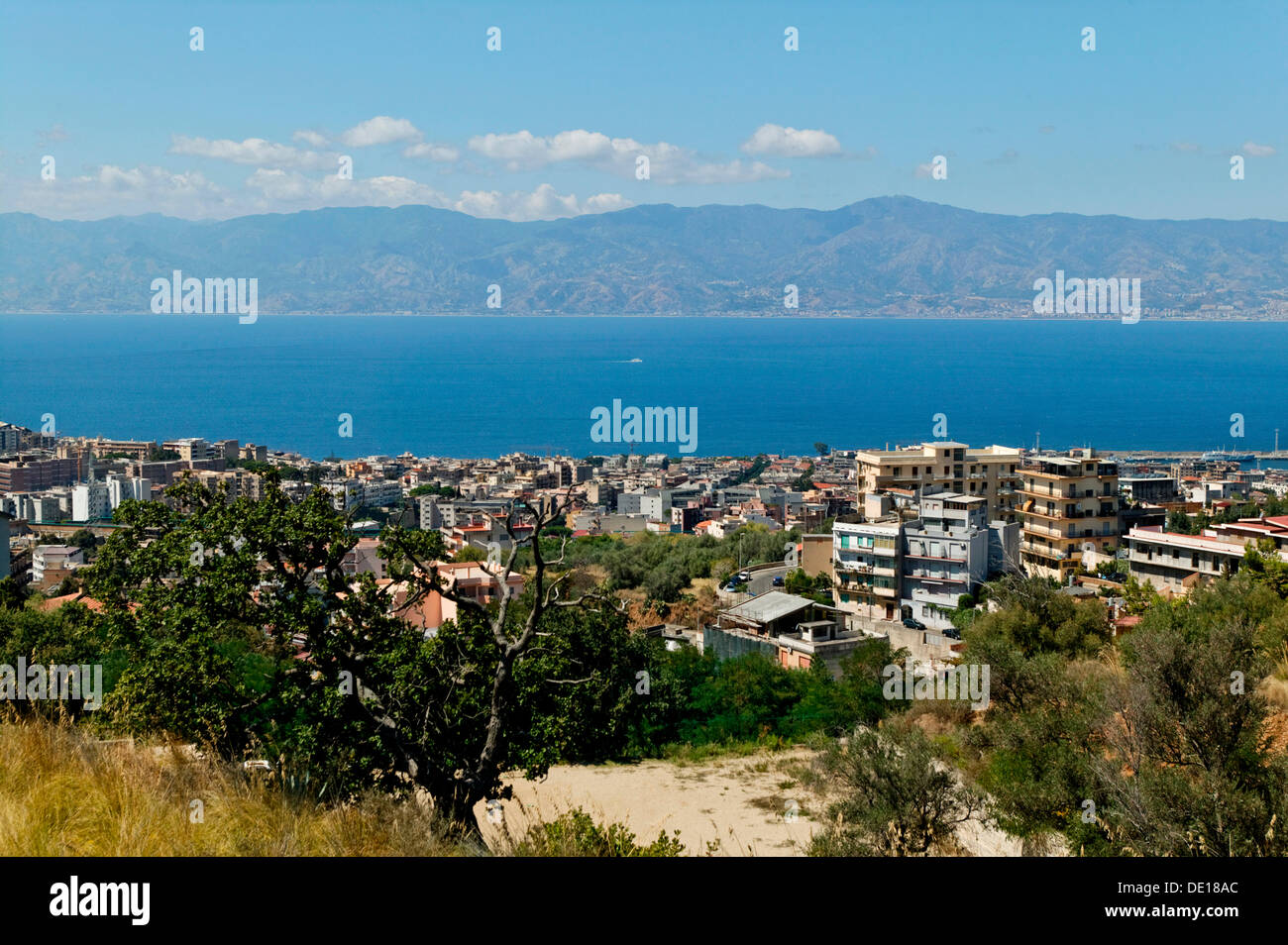 Reggio di Calabria, Sicilia at back, Messina Strait, Calabria, Italy ...