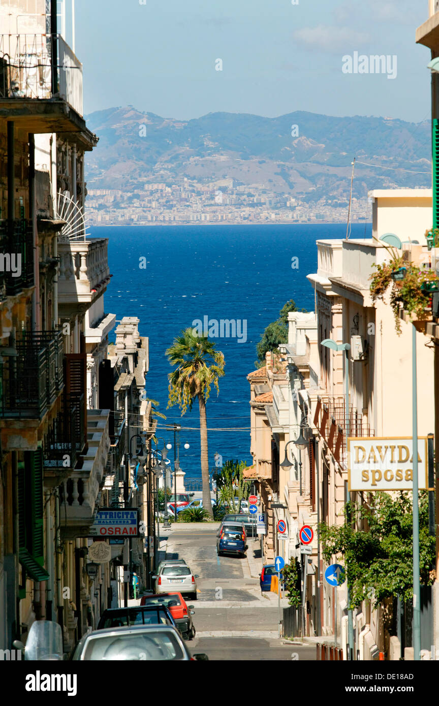 Reggio di Calabria, Sicilia at back, Messina Strait, Calabria, Italy ...