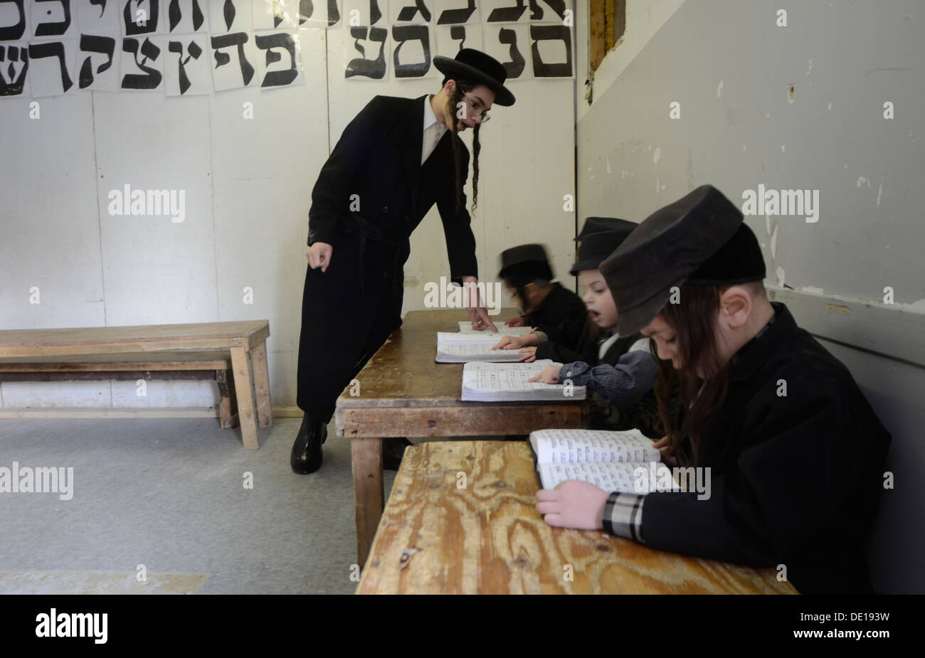 Orthodox Jewish school, Lev Tahor (Pure Heart) community, Sainte Agathe ...