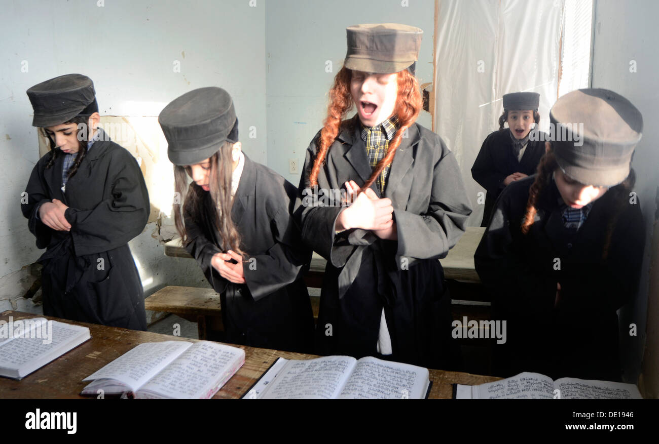 Orthodox Jewish school, Lev Tahor (Pure Heart) community, Sainte Agathe ...
