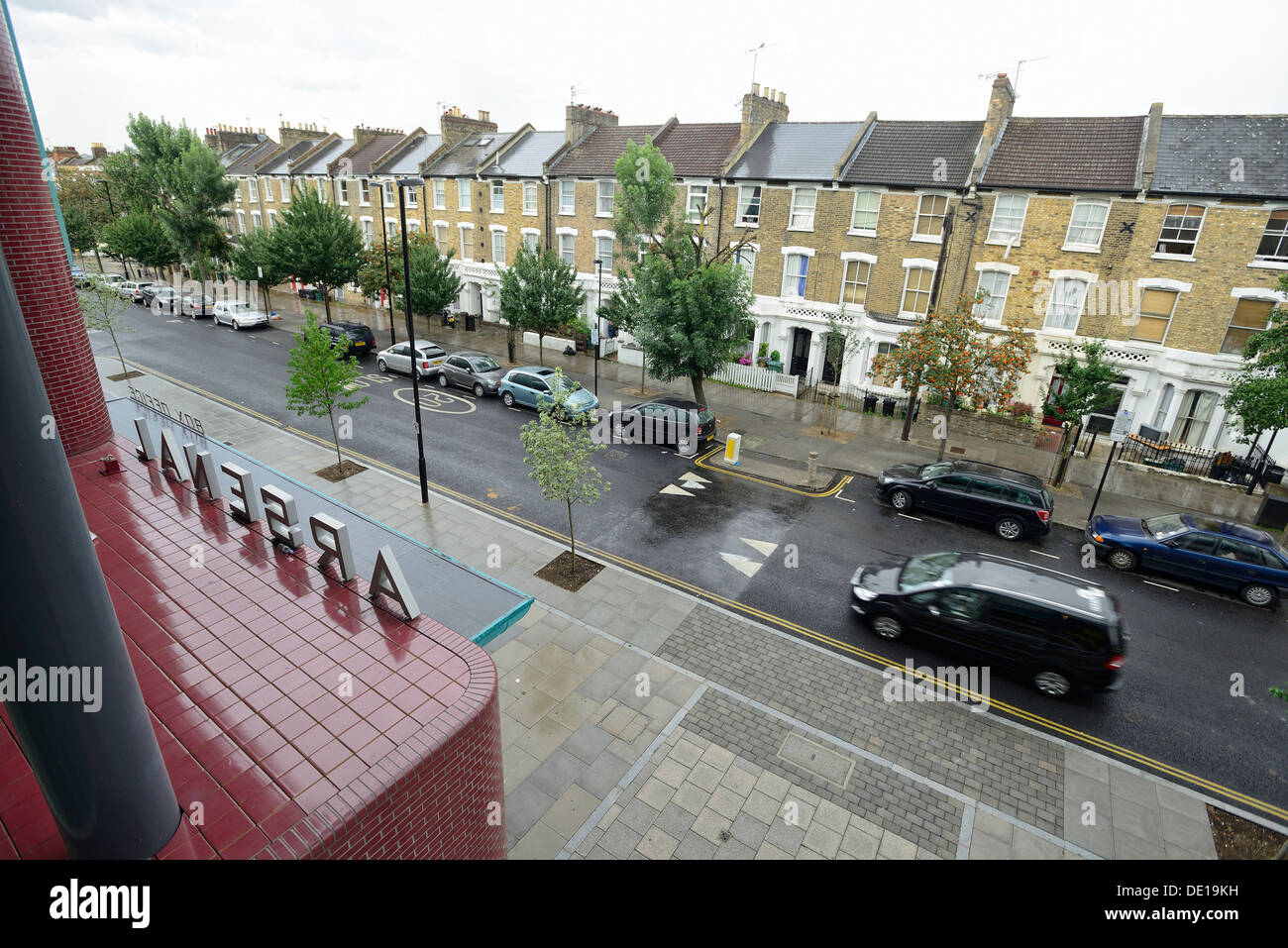 Terraced houses near the Emirates Arsenal FC stadium, London, UK Stock ...