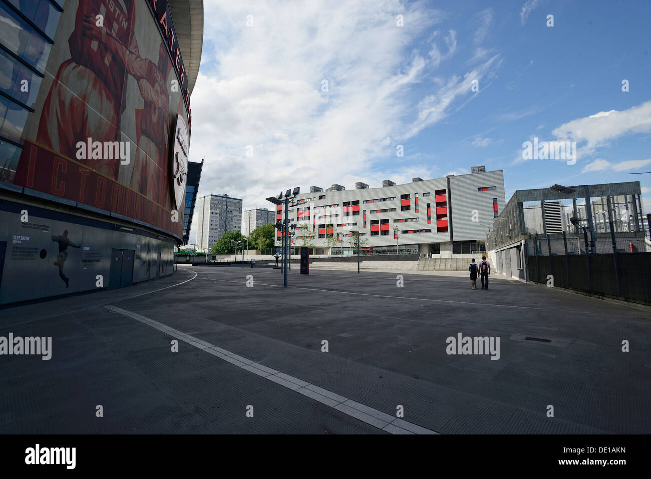 Arsenal logo emirates stadium hi-res stock photography and images - Alamy