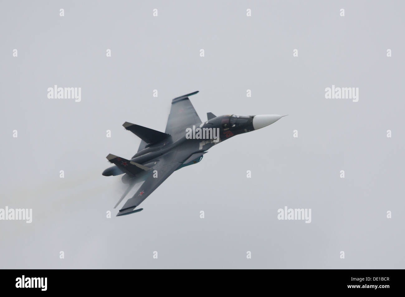 Sukhoi su 34 fighter jets hi-res stock photography and images - Alamy