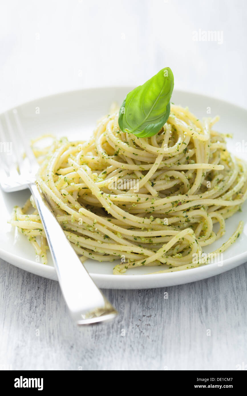 Spaghetti pesto traditional italian cuisine hi-res stock photography ...
