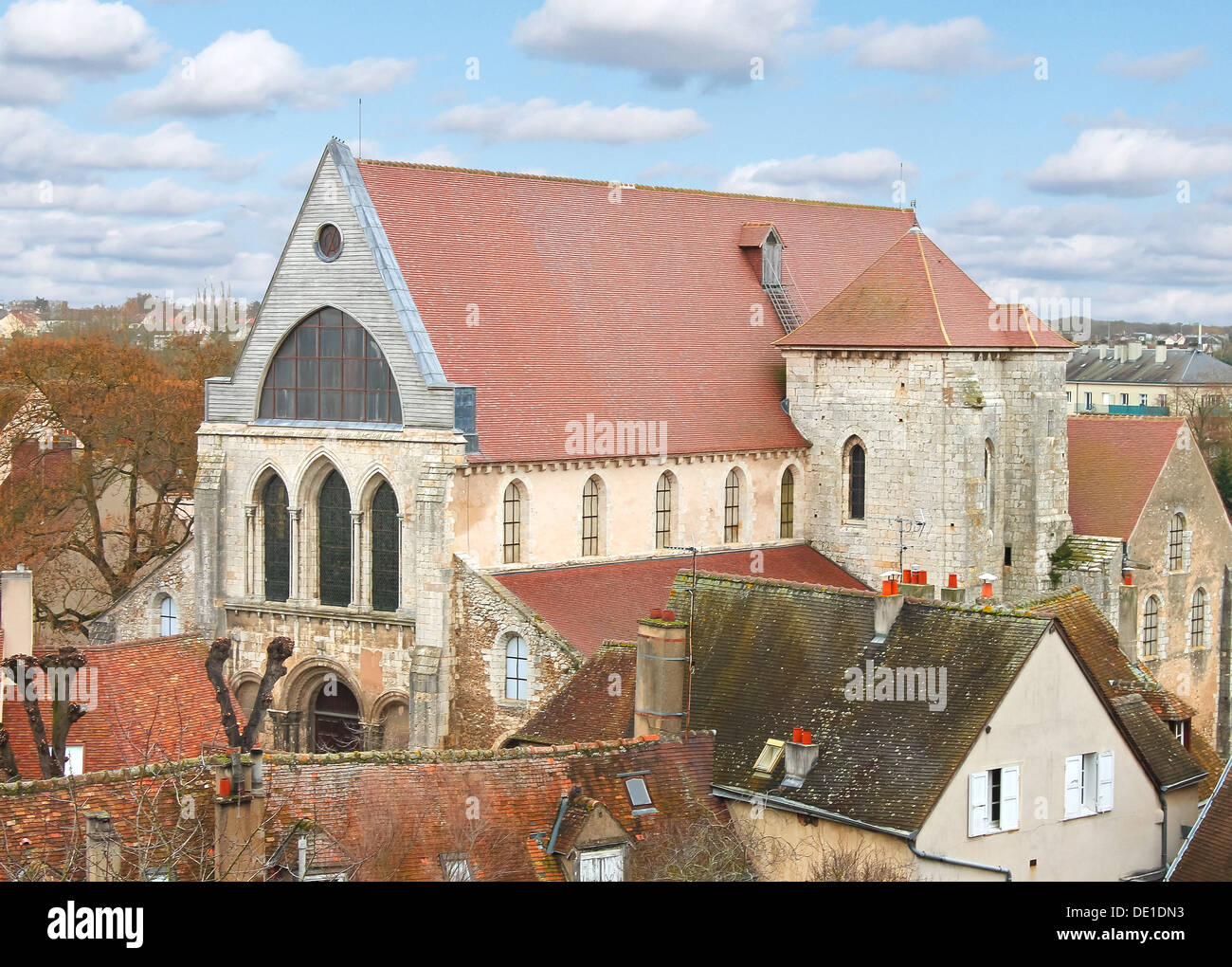 Chartres street view hi-res stock photography and images - Alamy