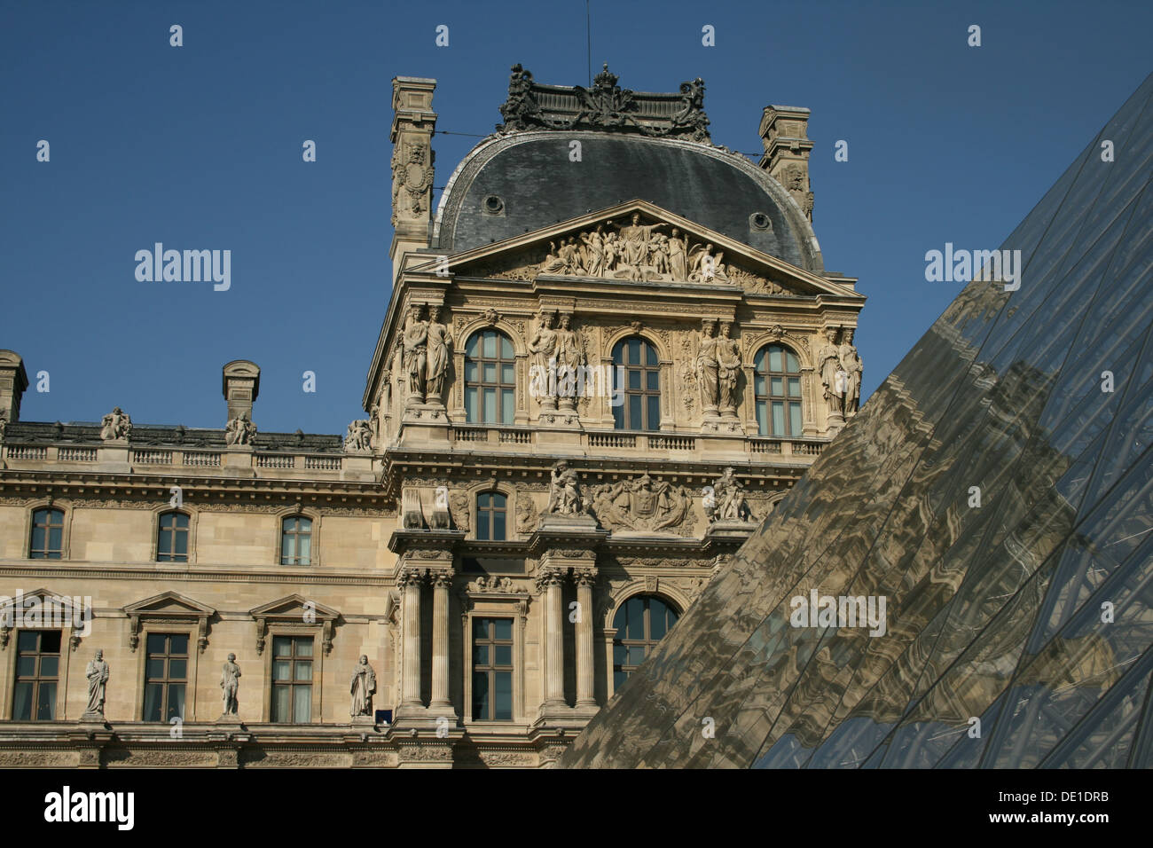 Side louvre hi-res stock photography and images - Alamy