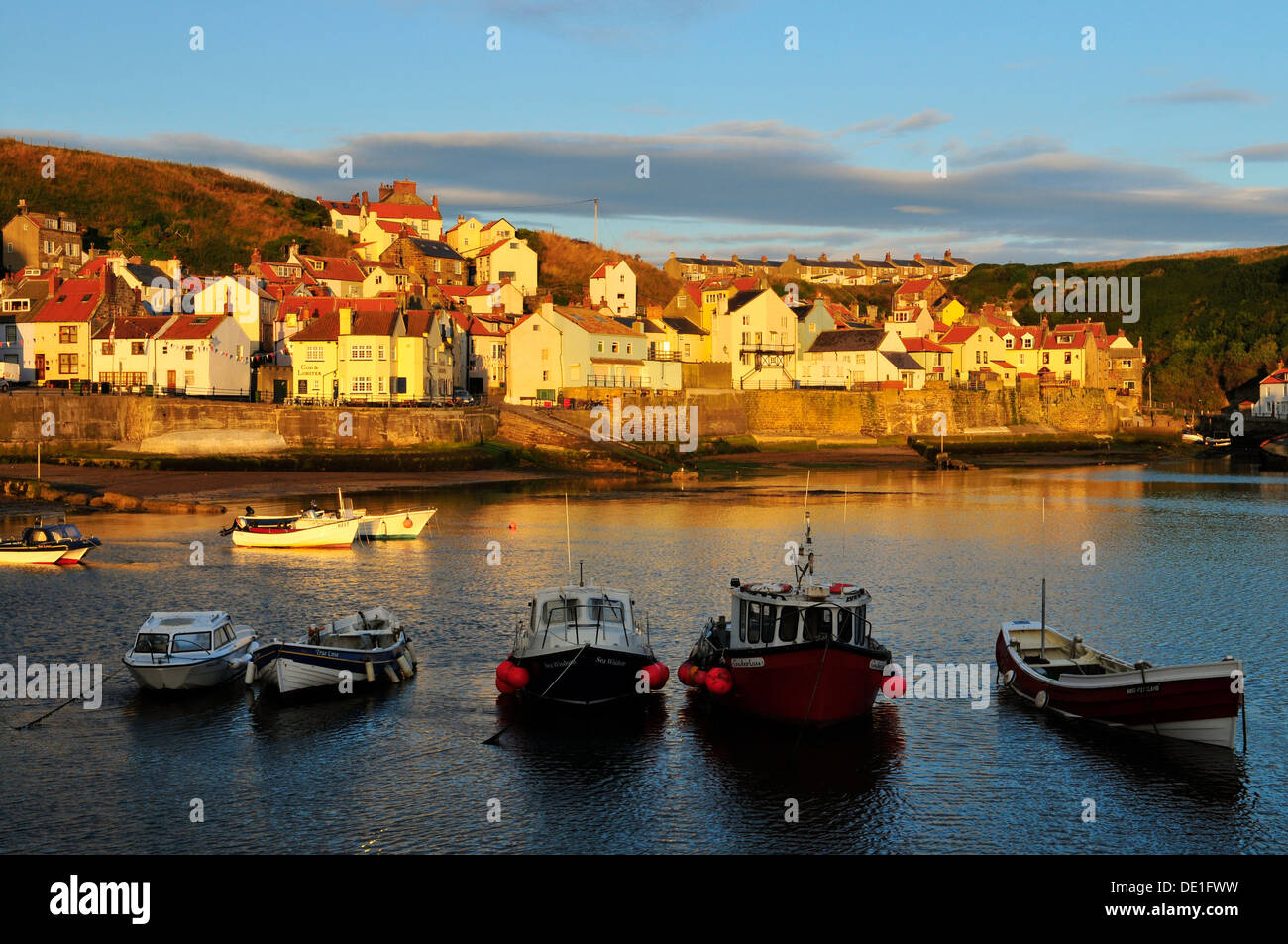 Cook houses hi-res stock photography and images - Alamy